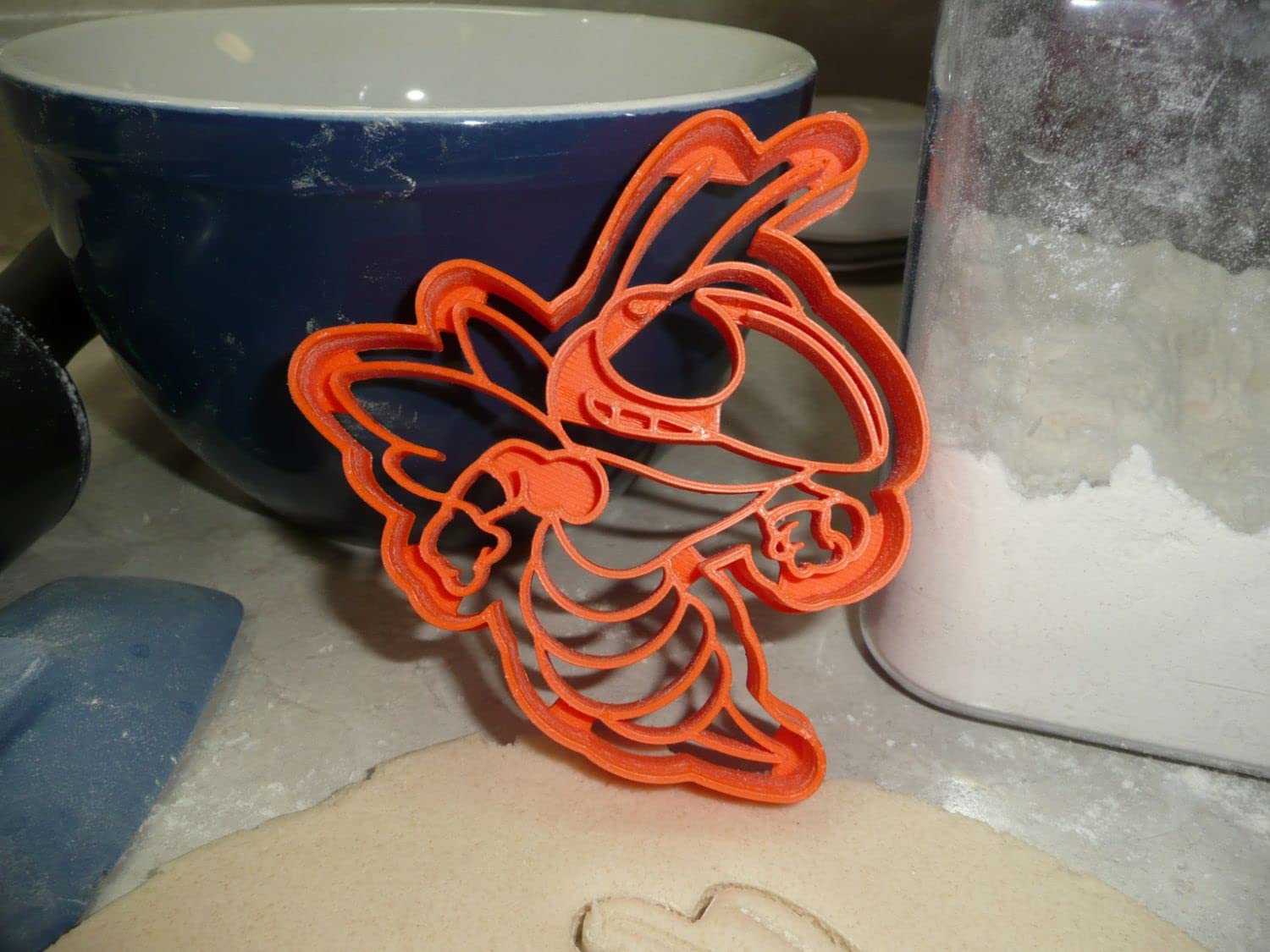YELLOWJACKET WASP STINGING BEE DETAILED COOKIE CUTTER MADE IN USA PR4607