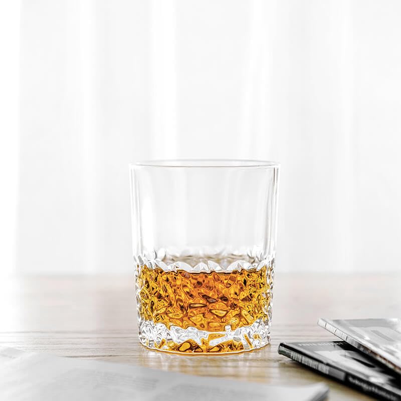 Whiskey Glasses,4-piece set (2 Crystal Glasses, 2 Round Ice Ball Molds) In Gift Box, 10 oz Old Fashioned,2.5 Inches Sphere Ice Ball,Cocktails,Brandy,Whiskey Gift for Men at Home Bar