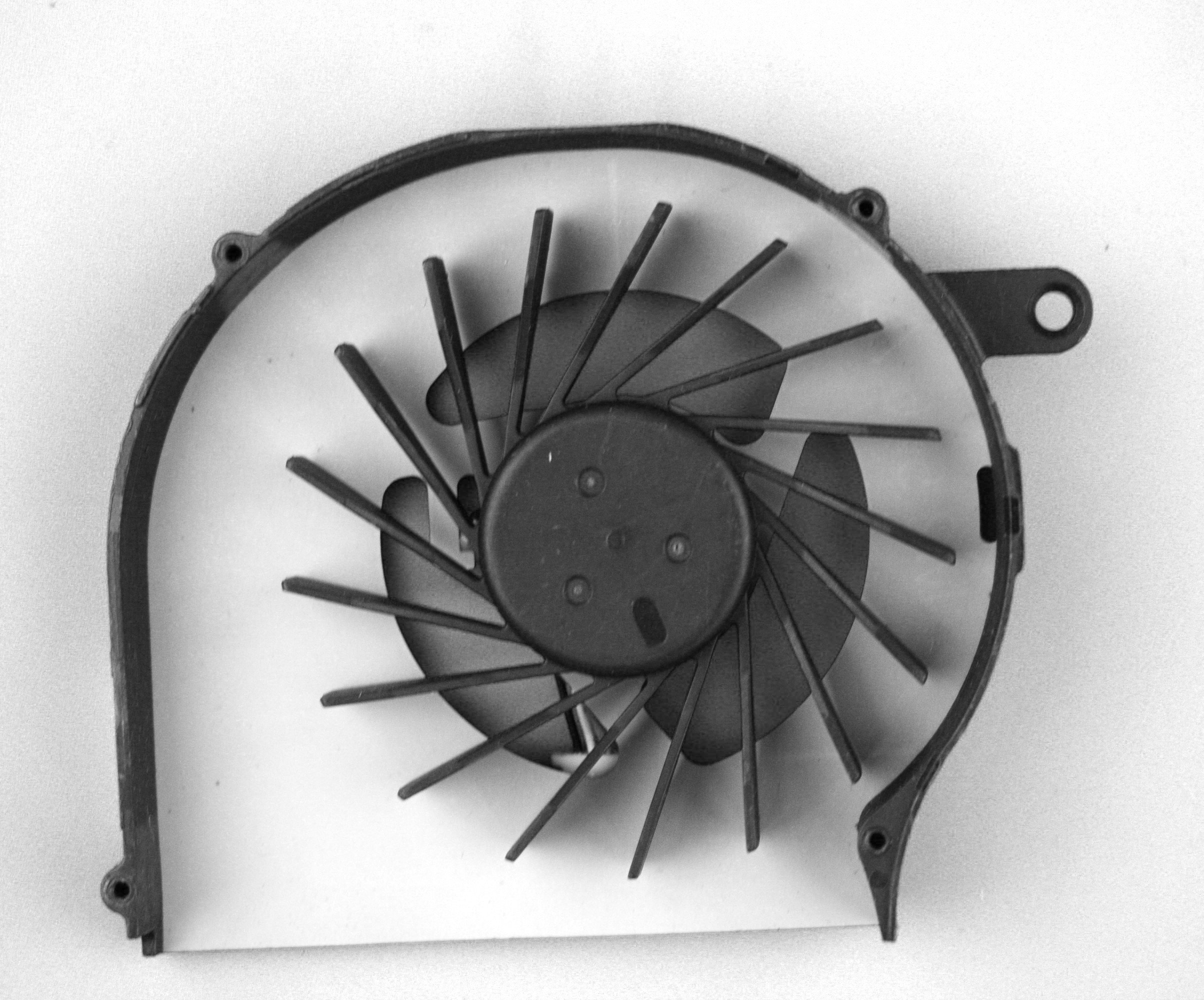 Replacement CPU Cooling Fan for H-P Compa-d CQ72 G72 G72-227WM G72-C55DX G72-B66US Series Laprop 606013-001 606014-001