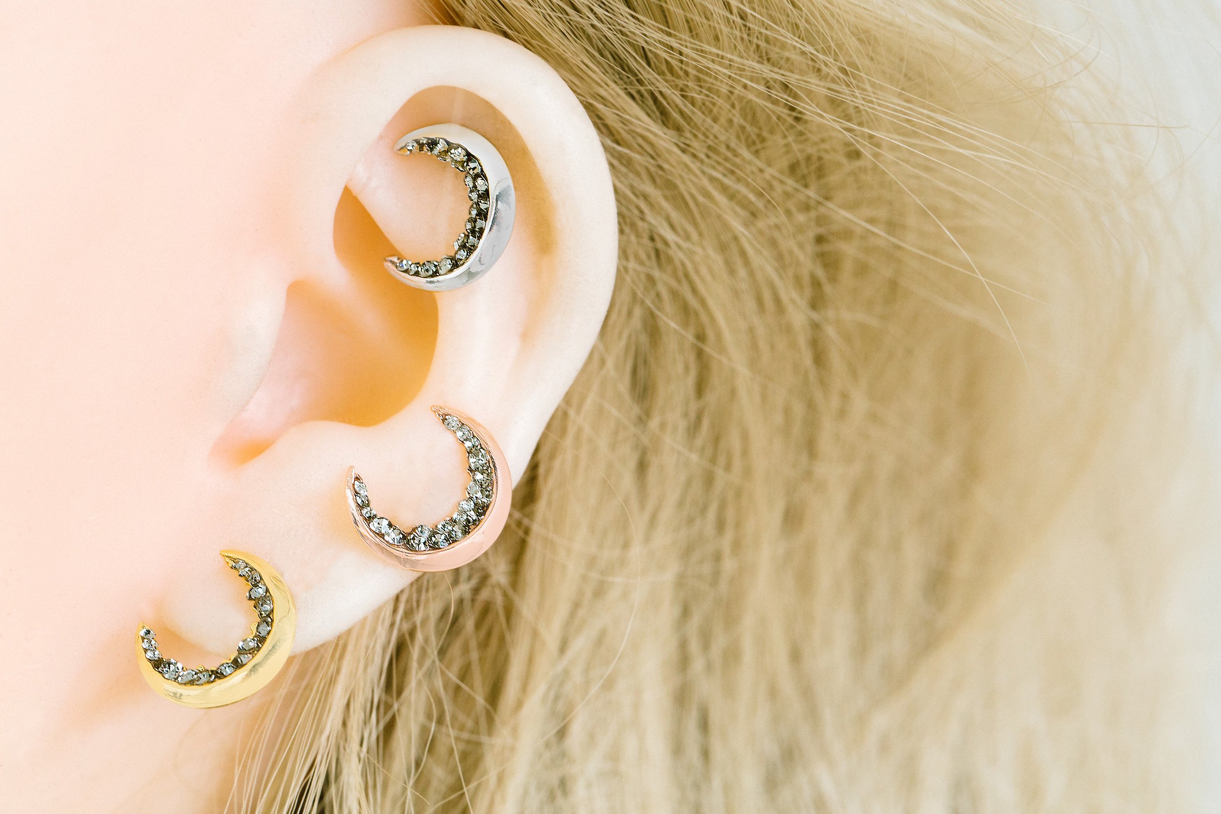 ONDAISY 20G 14K Rhodium Plated Black Cz Boho Gypsy Planet Half Sun Crescent Sailor Luna Moon Ear Studs Piercing Earrings