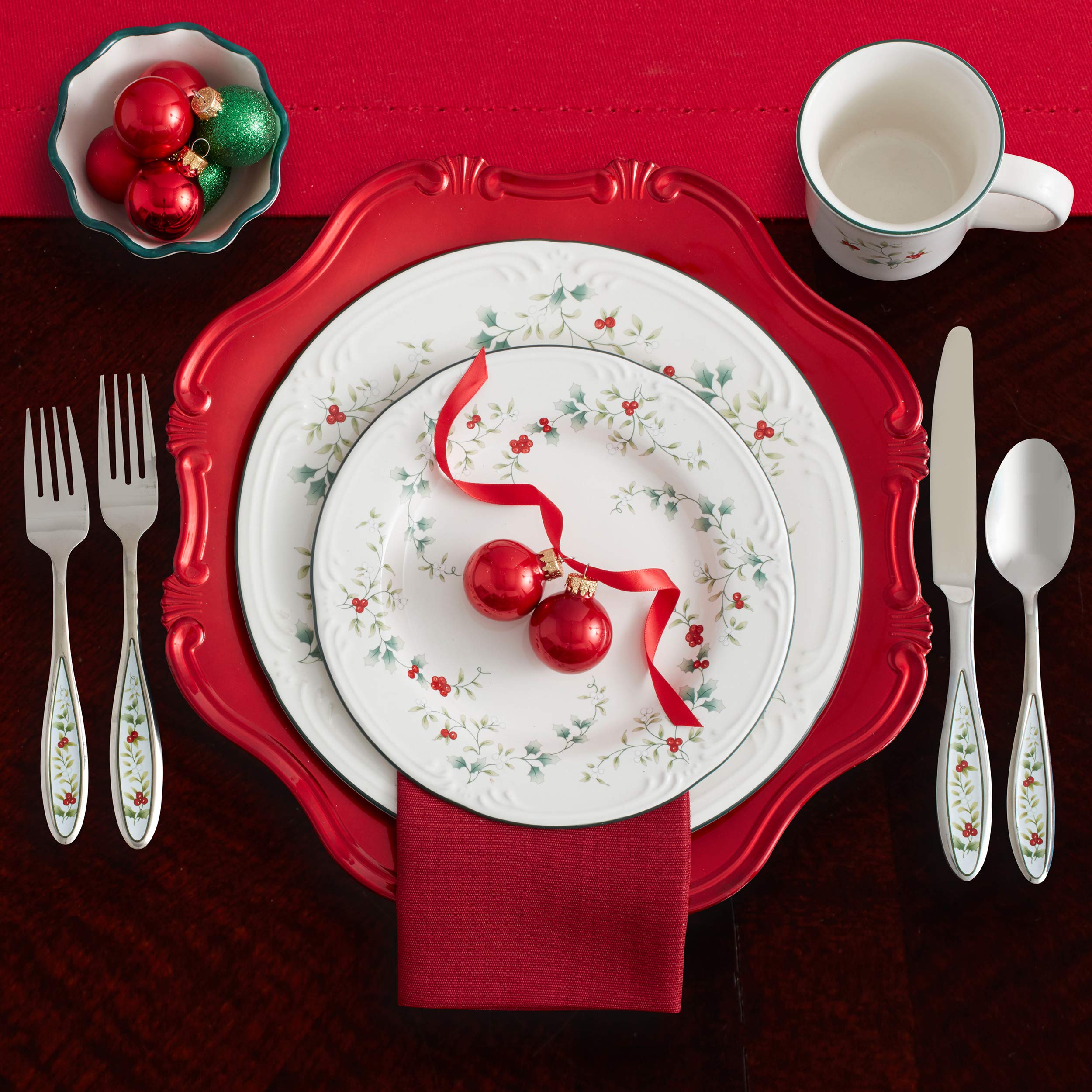 Pfaltzgraff Winterberry 16-Piece Dinnerware Set, Service for 4 & Winterberry Bless This House Plate -