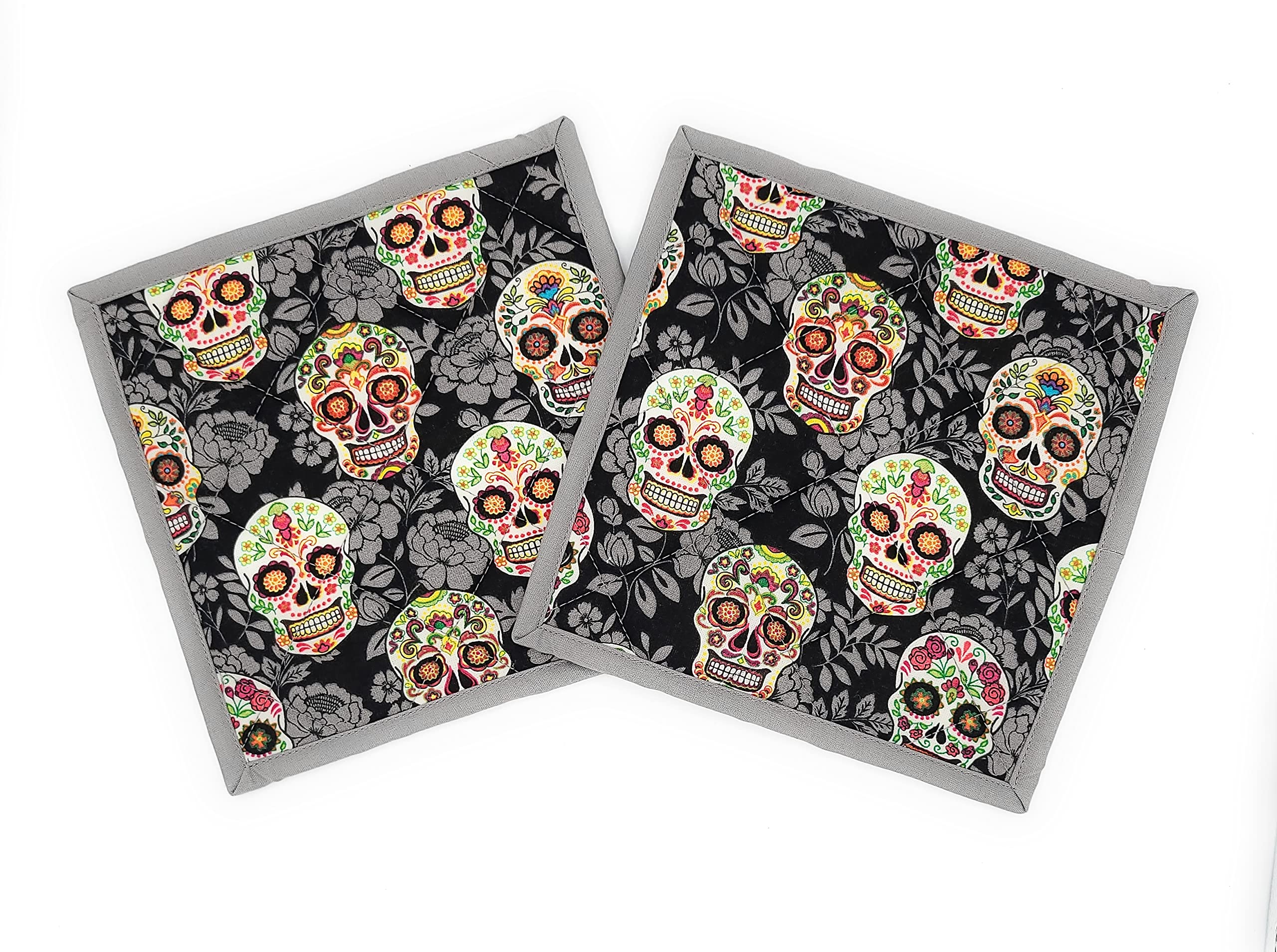 Sugar Skull Themed Potholders Set of 2 Pair Día de Muertos Kitchen Linens Day of the Dead Home Decor Quilted Hot Pads Insulated Trivets Black Grey Halloween Gifts Under 20 Handmade Pot Holders