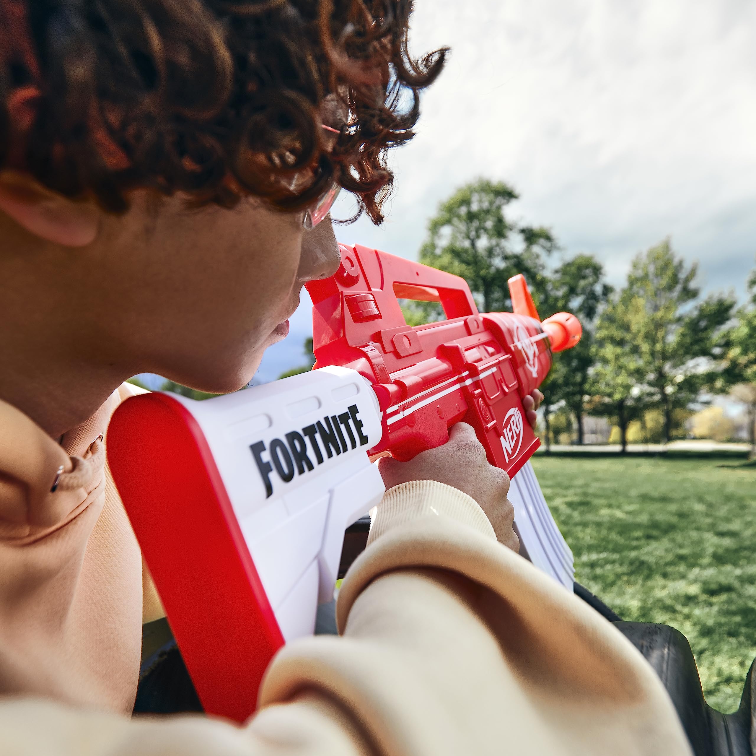 NERF Fortnite Insightful Motorized Blaster, Insightful Wrap, 10 Dart Clip, 10 Elite Darts, Outdoor Play (Amazon Exclusive)