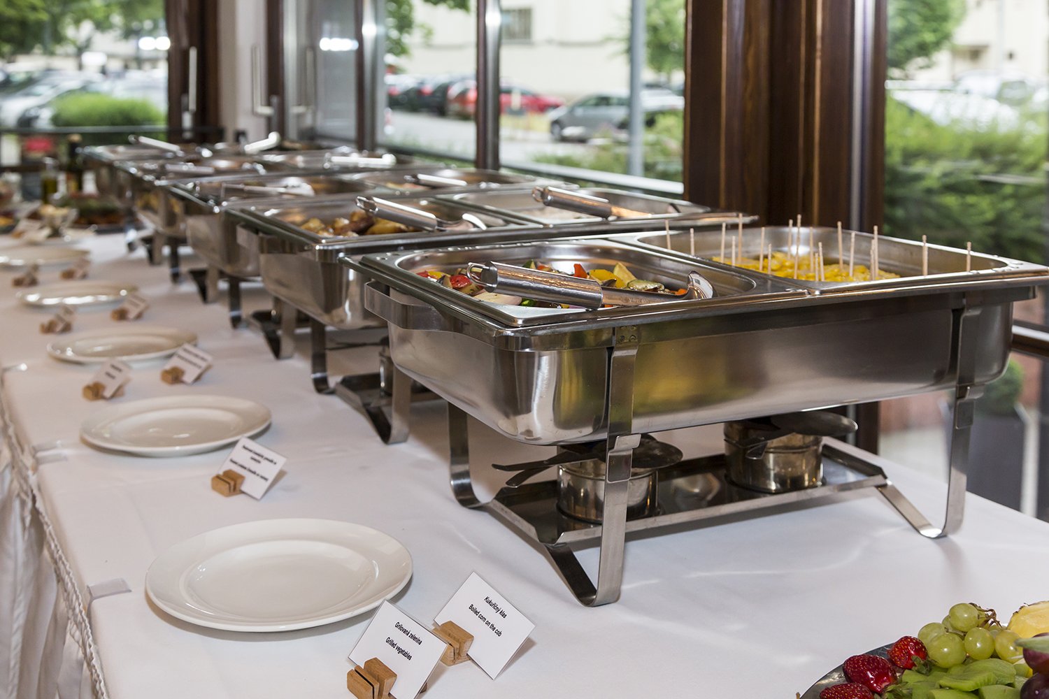 Tiger Chef 8 Quart Full Size Stainless Steel Chafer and 3 1/3rd Size Chafing Dishes Food Pans and Cool-Touch Plastic on Top