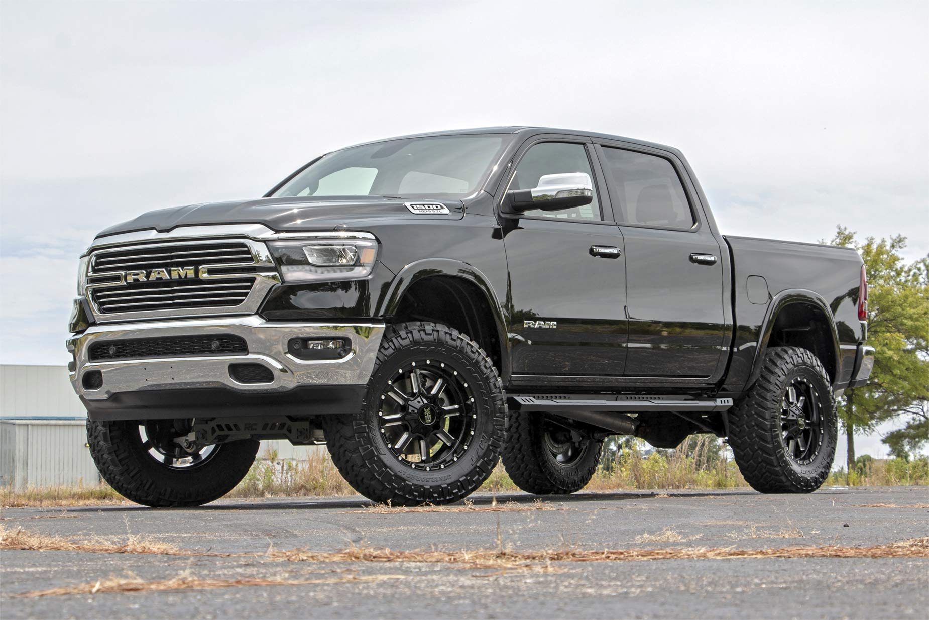 Rough Country HD2 Running Boards for 05-22 Tacoma | Double Cab - SRB051785