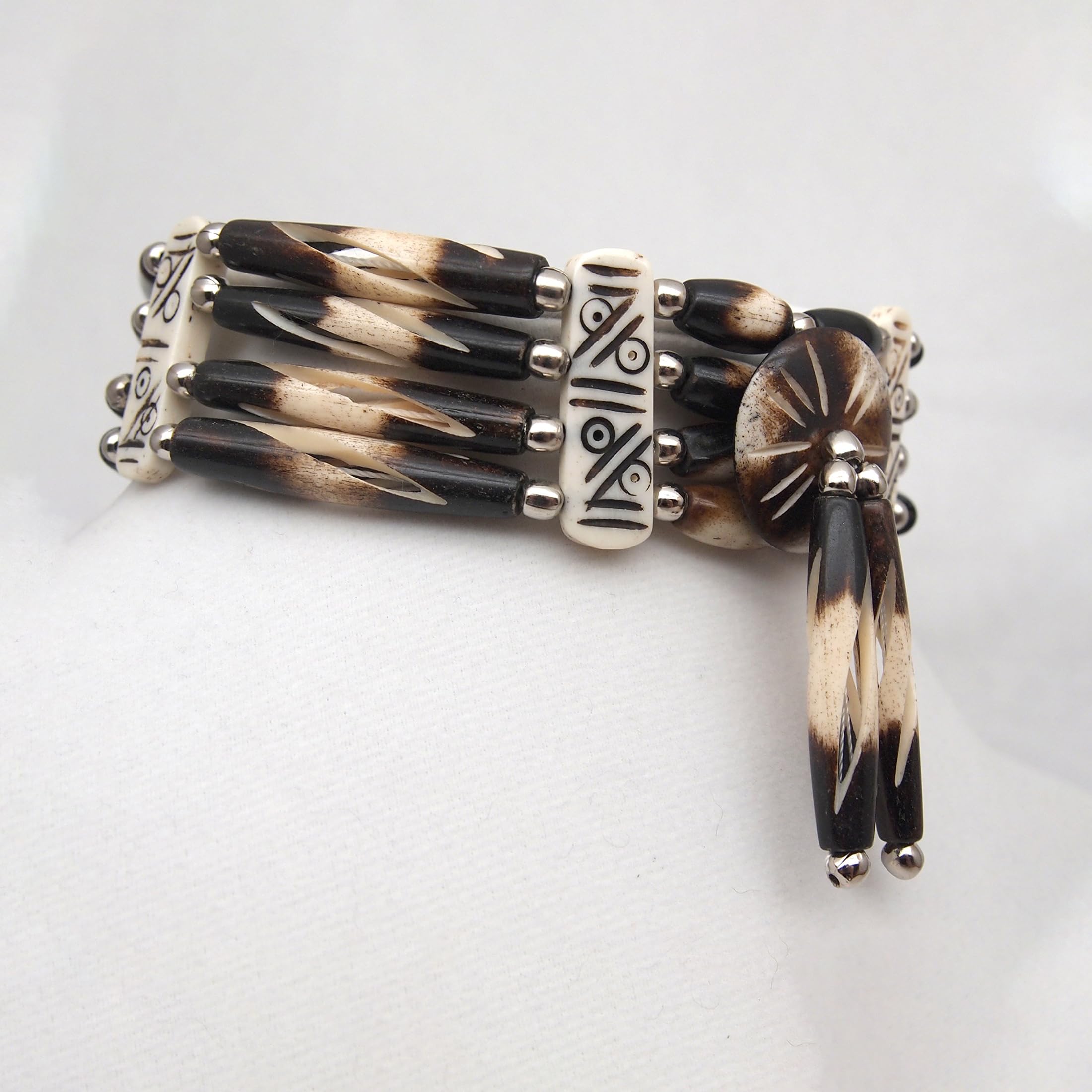 outROAR Gear American Indian Style Bone Choker Necklace, 4 Row Brown/White Striped Traditional Hairpipe Beads, Unisex Adjustable