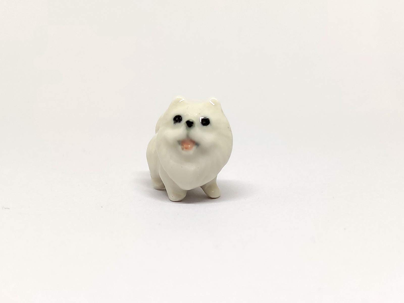 SSJSHOP Pomeranian Micro Tiny Dollhouse Figurines Ceramic Hand Painted Animals Collectible Dog Lover Gift Home Garden Decor (Stand)