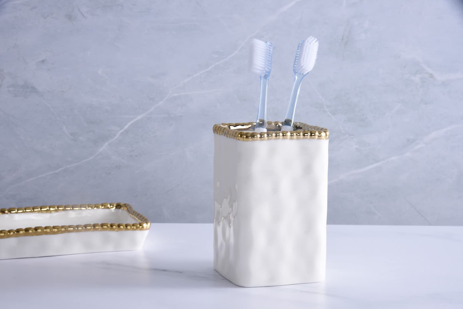 Pampa Bay VAN2718WG Toothbrush Holder with Gold Beads, 4.5-inch Height, Porcelain