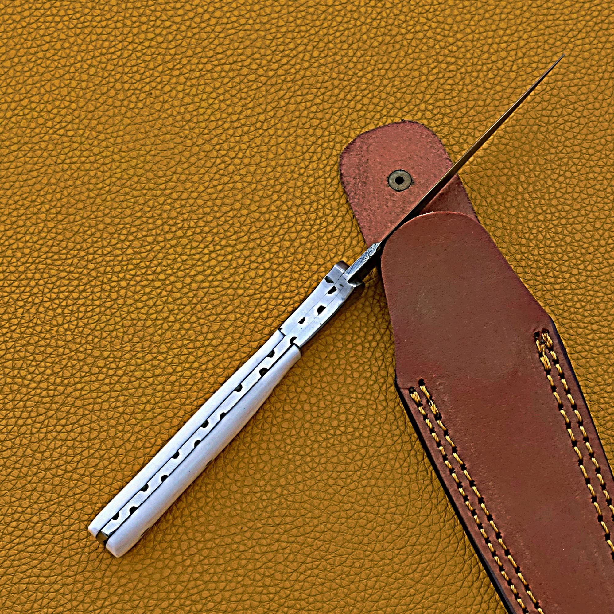 Smart & Sharp Custom Handmade Damascus Steel Hunting Knife / Skinning Knife SS-17401 ( White Resin) (White Resin)