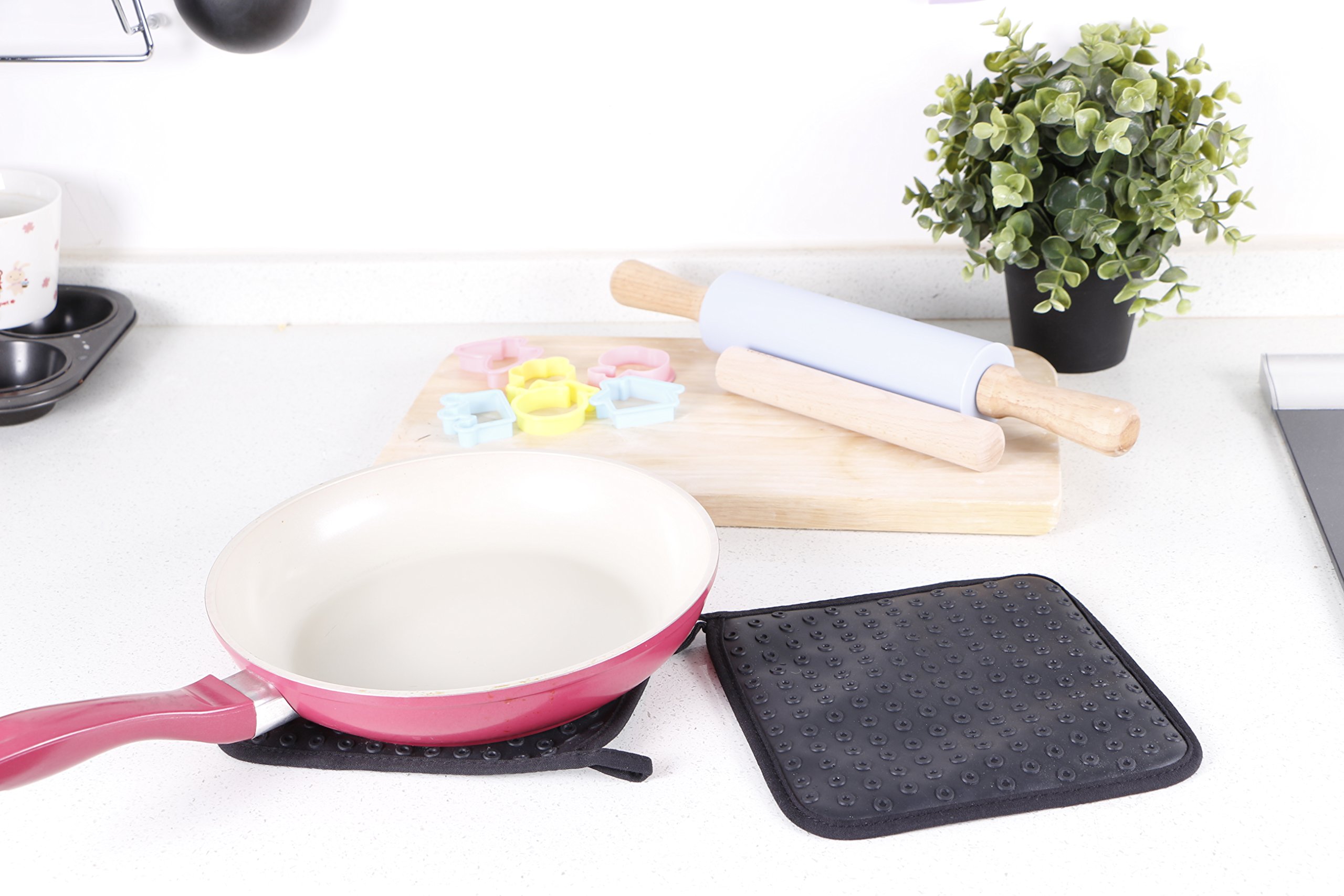 Webake Oven Mitts and Pot Holders Set of 4, 2 pcs Long Silicone Baking Oven Gloves and 2 pcs Silicone Hot Pads with Pocket for Oven Baking