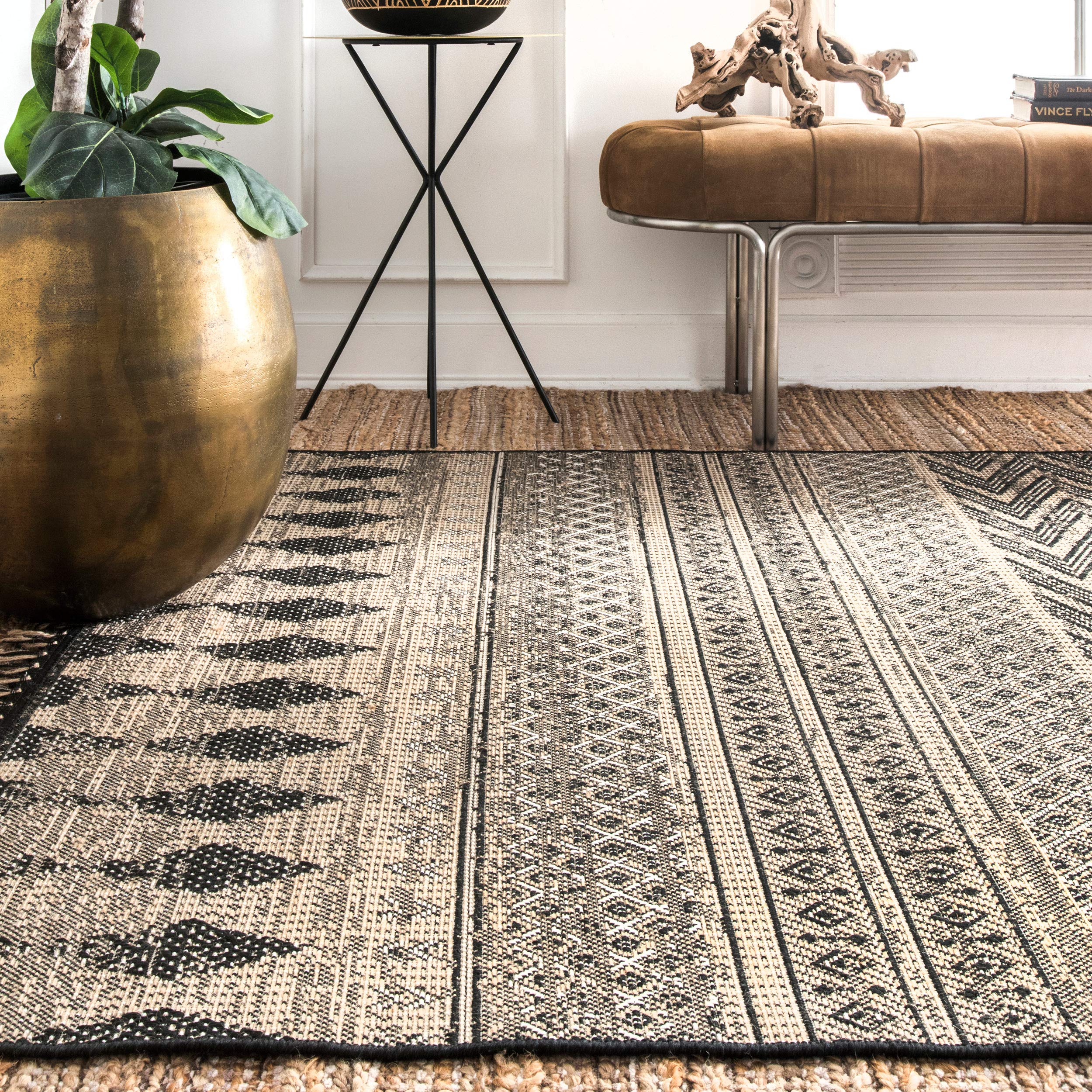 nuLOOM Indoor/Outdoor Modern Aztec Nicki Area Rug, 5' 3" x 7' 7", Grey
