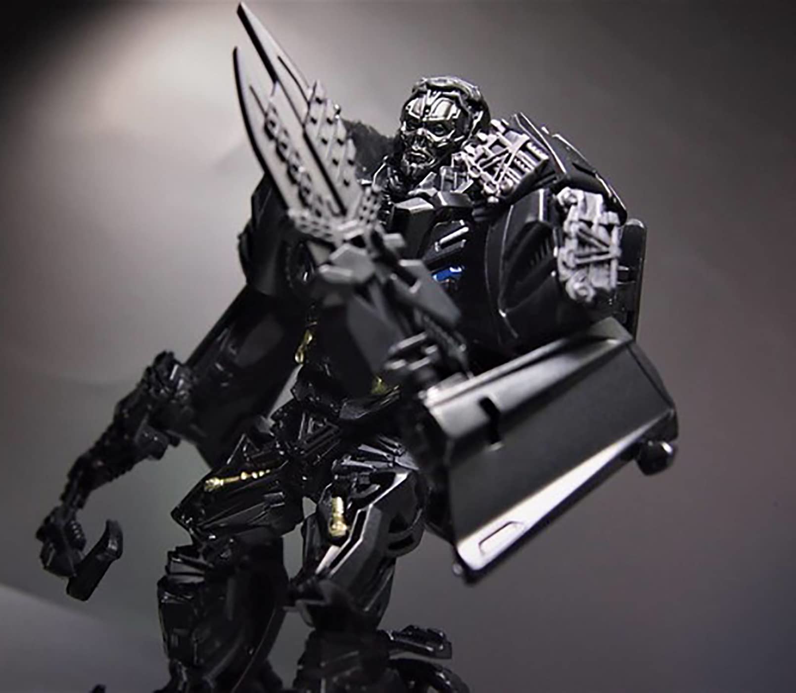 Osmou Transformer Toys Studio Series 11 Lockdown Deluxe Class Action Figure Toys Gift