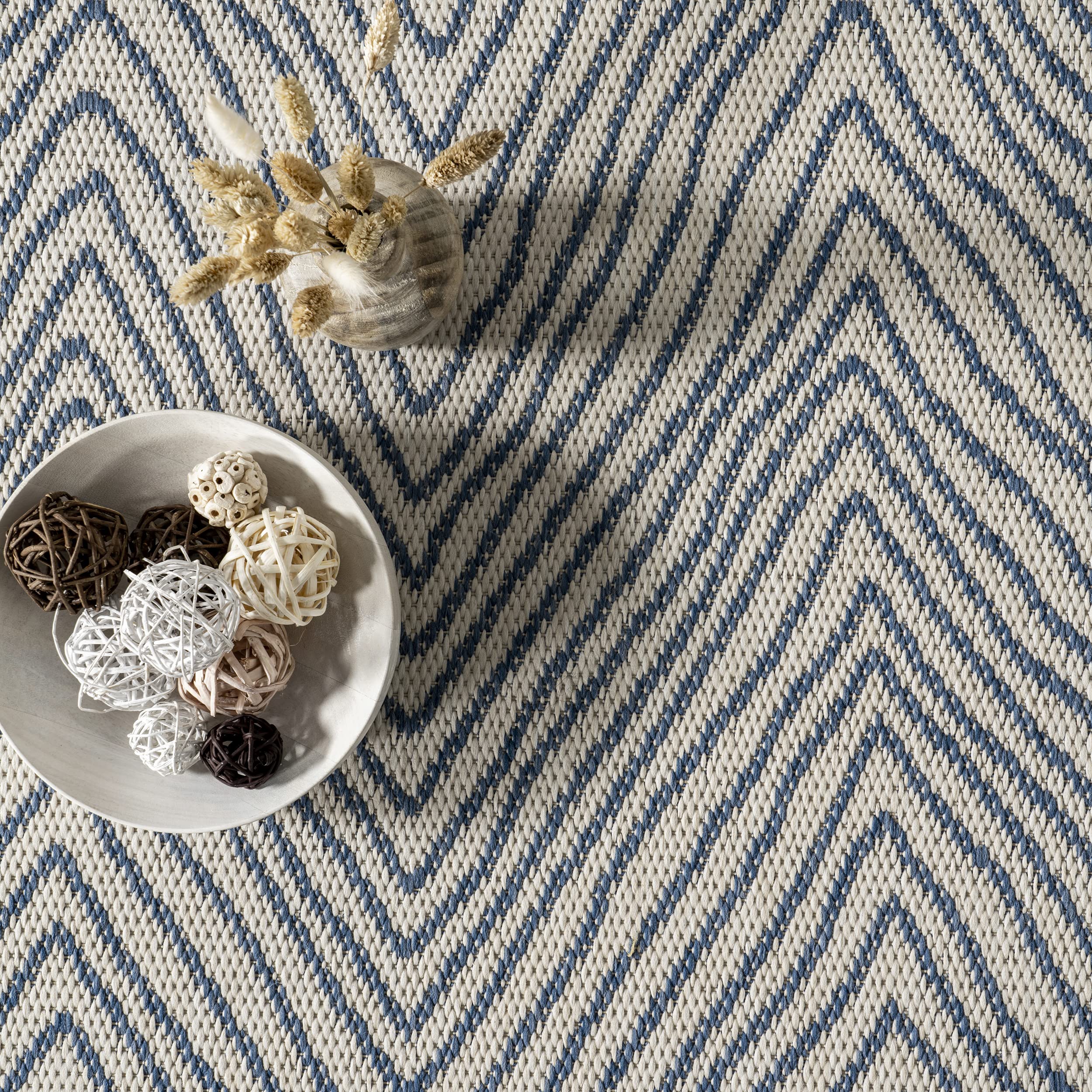 nuLOOM Carina Chevron Waves Indoor/Outdoor Area Rug, 6x9, Blue