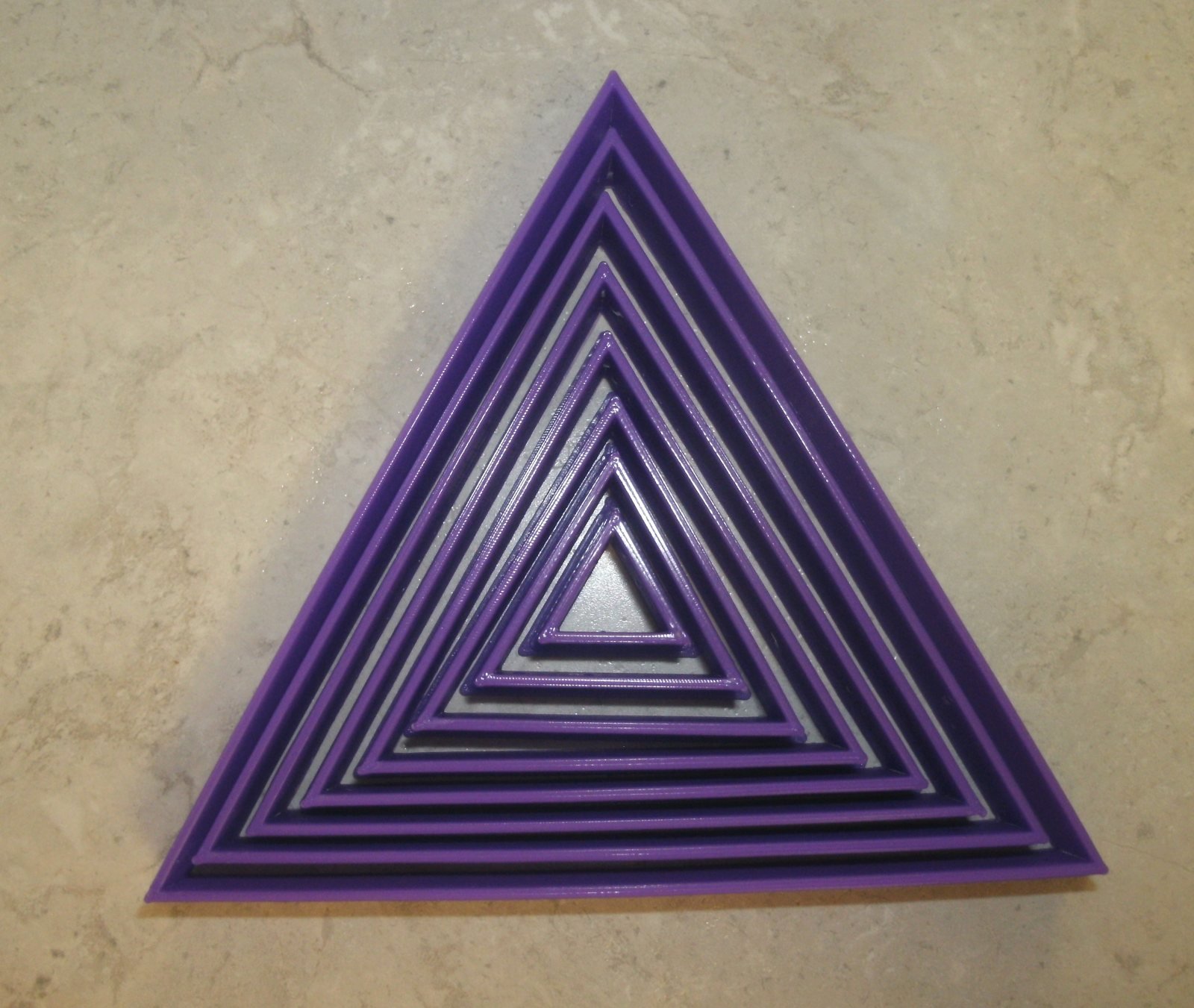 TRIANGLE SHAPE FRAME SET OF 8 SIZE COOKIE CUTTERS USA PR756