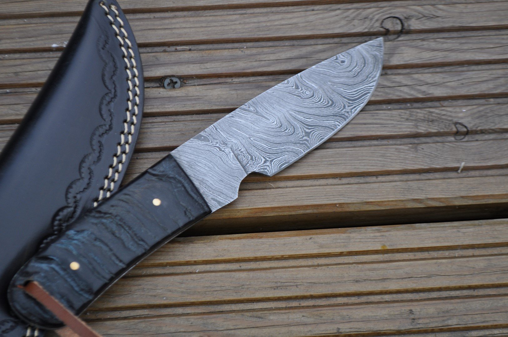 Perkin Handmade Damascus Steel Knife - Hunting Knife - Ram's Horn Handle- Full Tang - Amazing Value