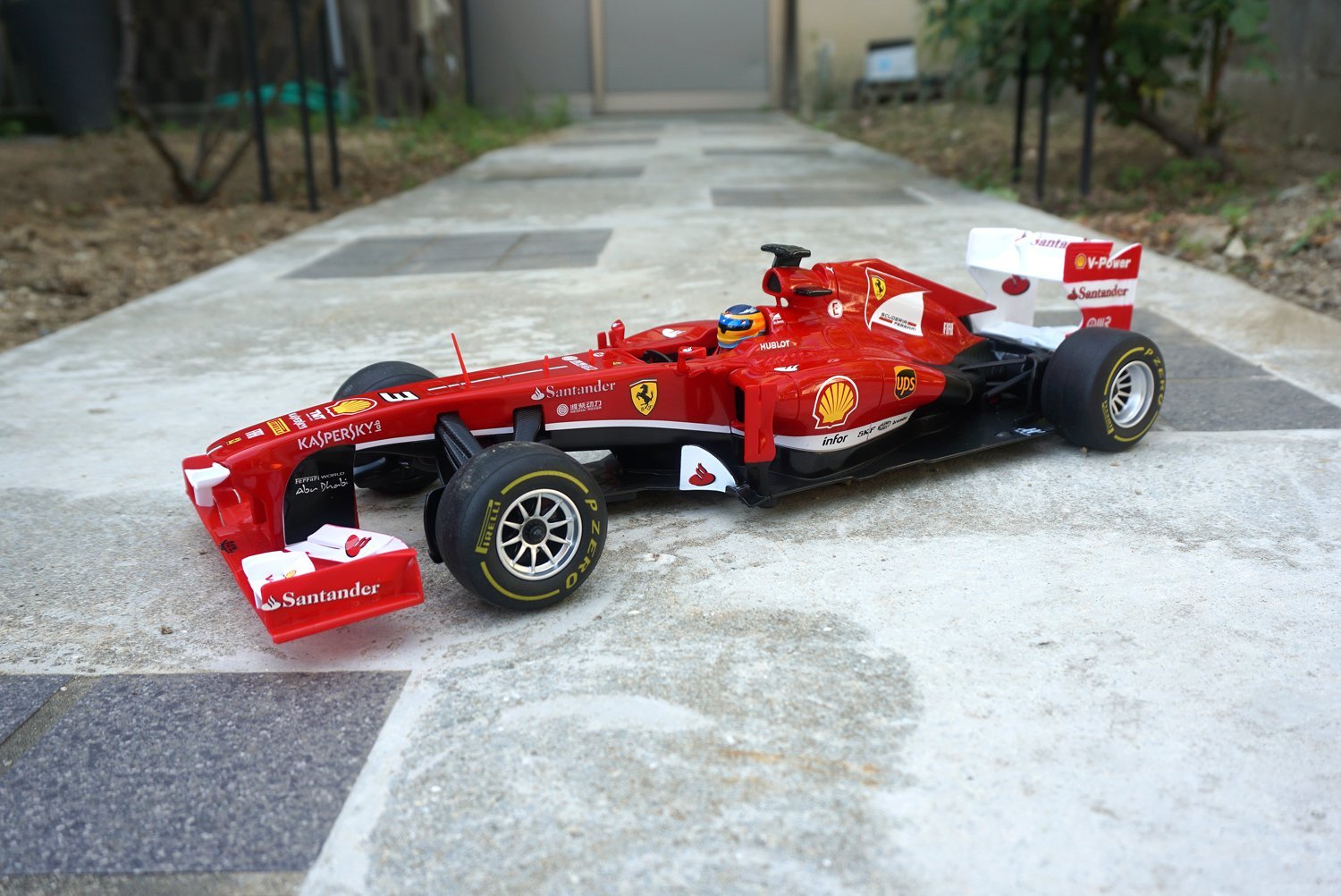 RASTAR Ferrari F138 R/C, Scale: 1/12