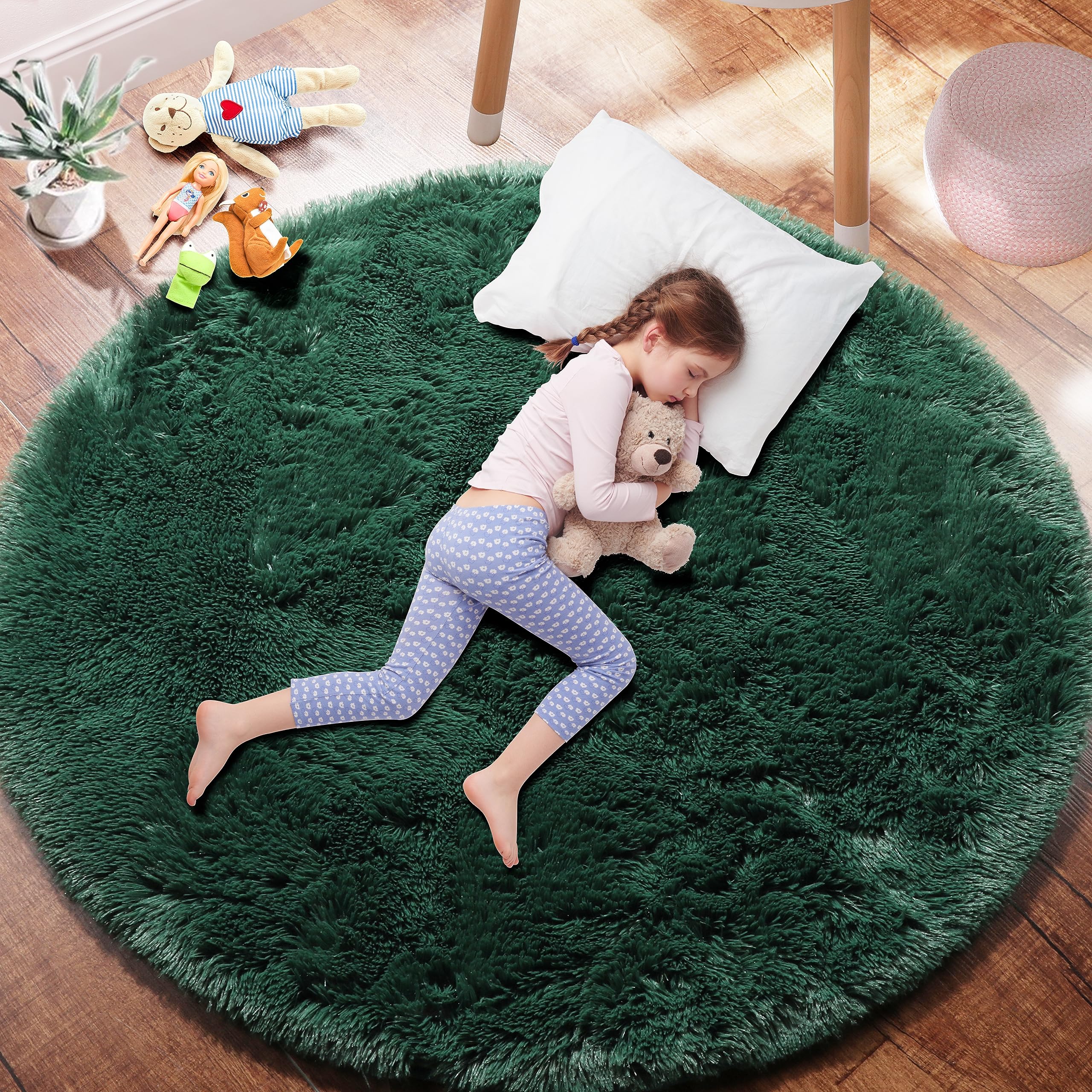 PAGISOFE Dark Green 4x4 Round Rug for Boys Bedroom,Soft Circle Fluffy Rugs for Kids Teen Room,Circular Plush Indoor Rug for Playroom,Emerald Green Rug,Shaggy Floor Rug for Classroom Reading Nook