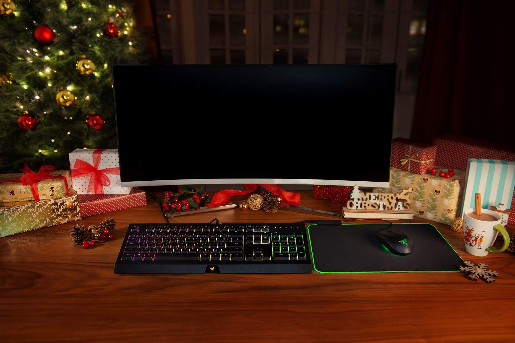 Razer Holiday Bundle 2018 Cynosa Chroma Gaming Keyboard, Abyssus Gaming Mouse, Goliathus Chroma Mousepad