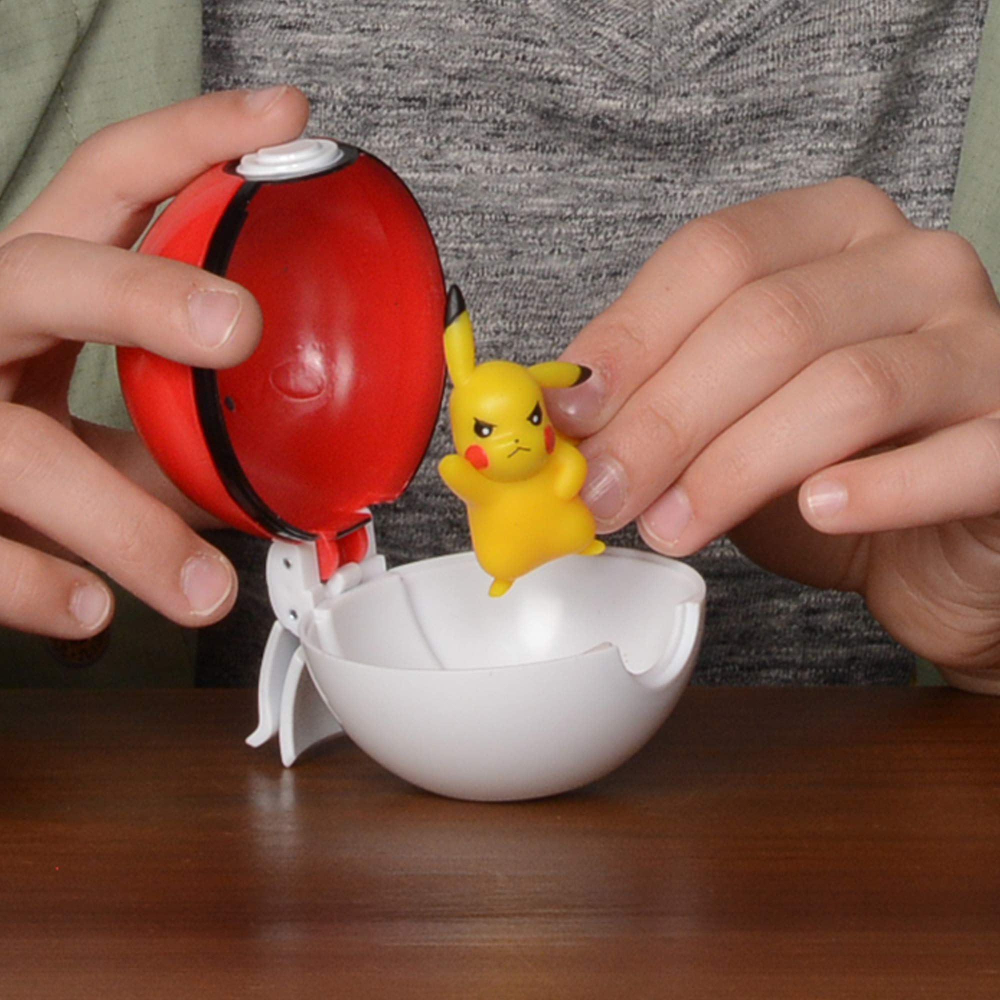 Pokémon Clip 'N' Go - Pikachu #5 & Poke Ball