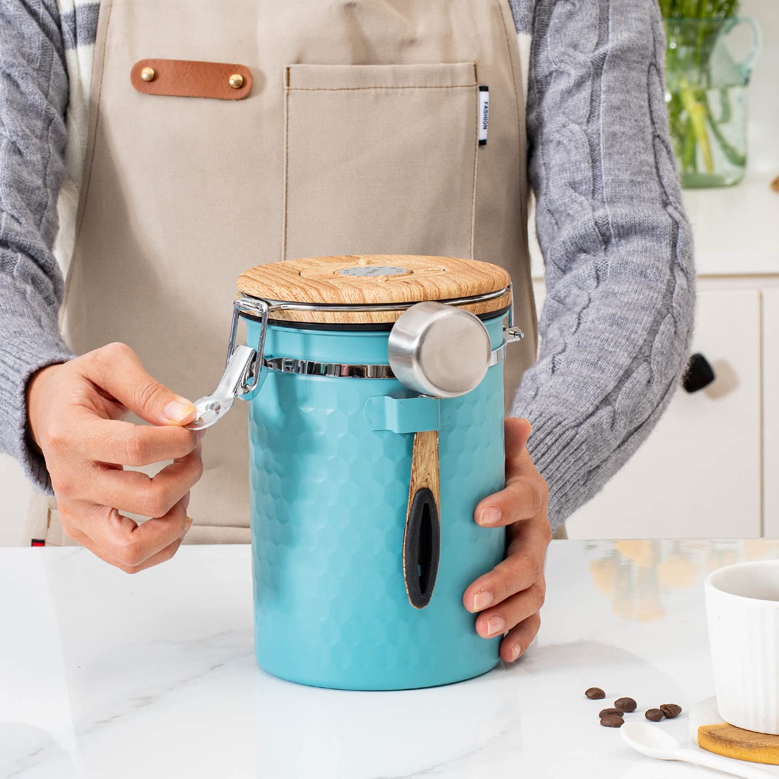 TEDSWAIT Coffee Canisters Airtight Coffee Bean Storage Container Kitchen Stainless Steel Food Storage Container with Scoop Date Tracker & CO2 Valve 61Fl Oz (Lake Blue)