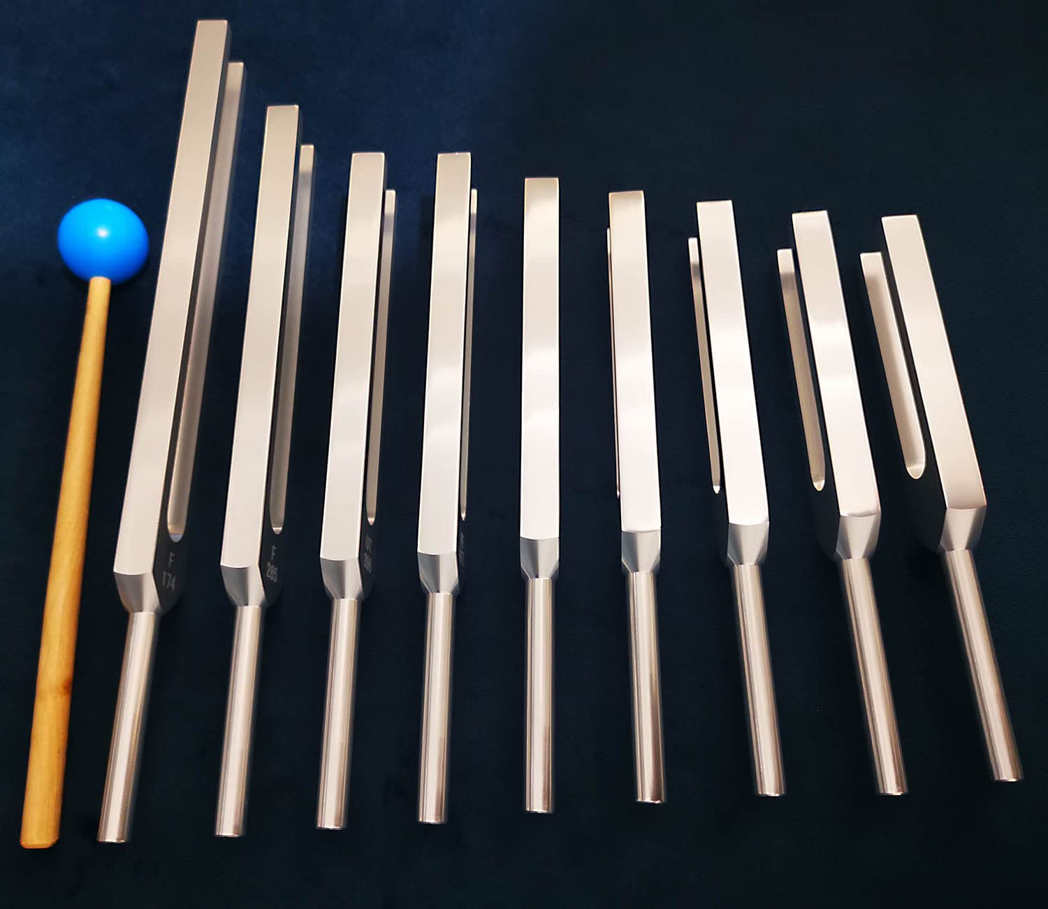 Solfeggio Tuning Fork Set - 9 Tuning Forks - Perfect for DNA Healing, Chakra, Sound Therapy, Spiritual (Gift box packing.)