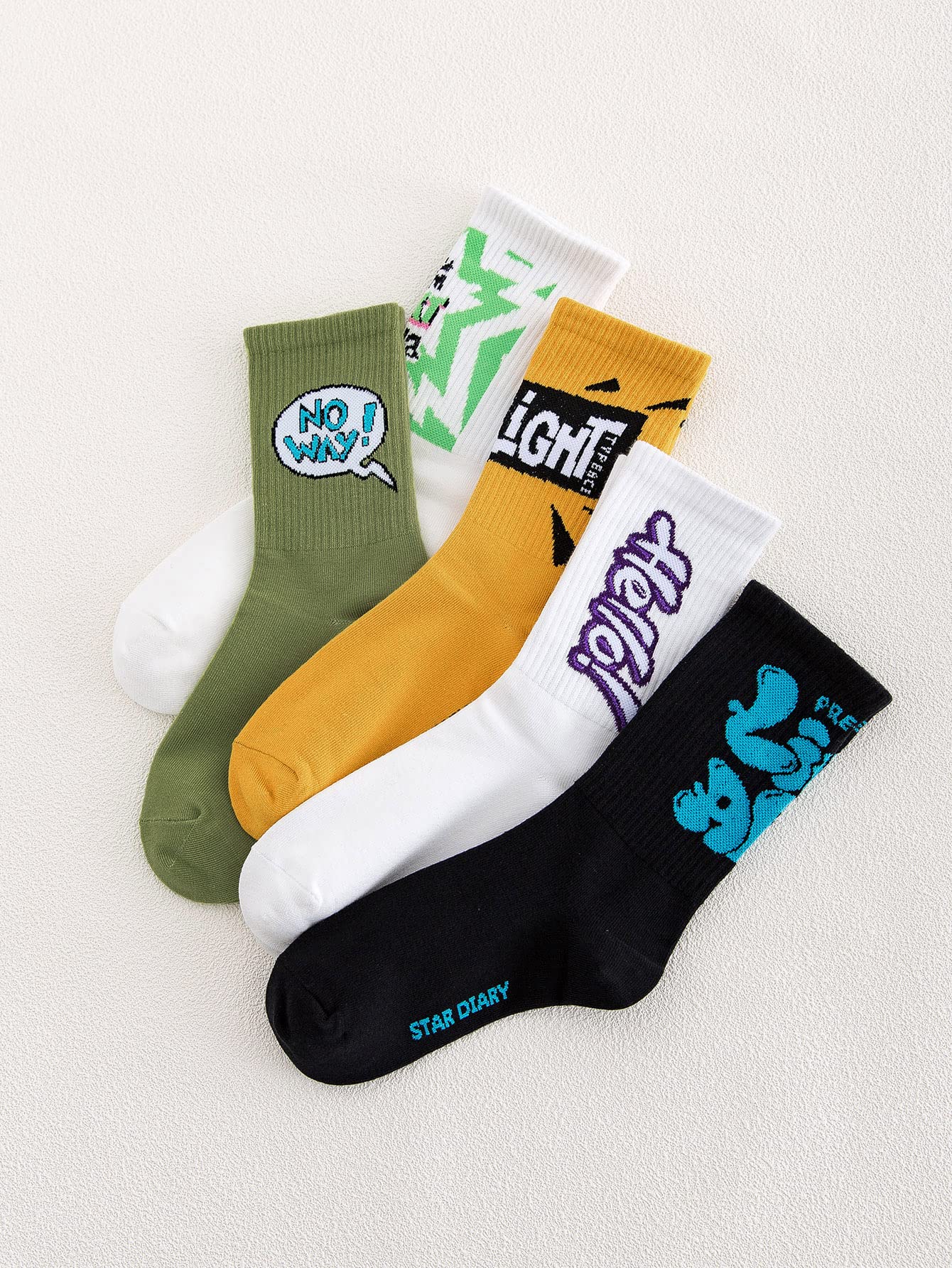 WDIRARA Men's 5 Pairs Letter Cartoon Graphic Print Socks Casual Crew Socks Multicolor one-size