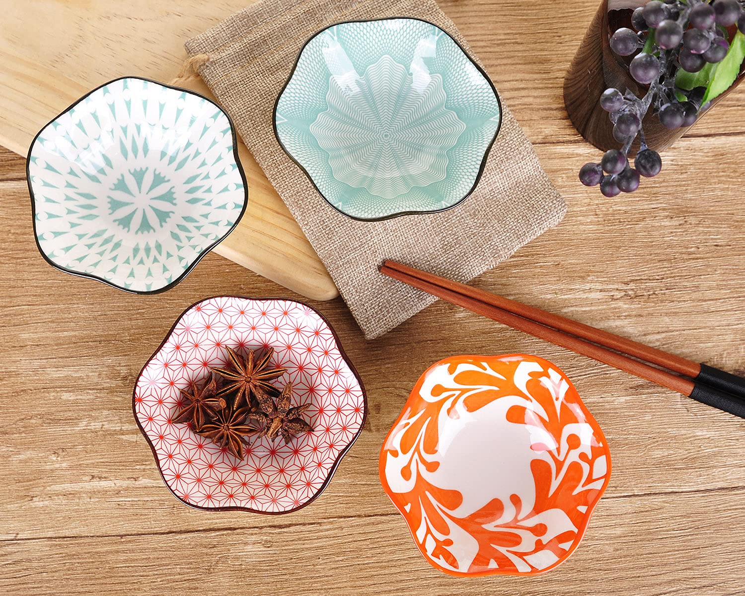 VanEnjoy Modern Style Ceramic Japanese Dipping Bowl Soy Sauce Seasoning Dishes Soy Dipping Sauce Dishes Set of 4