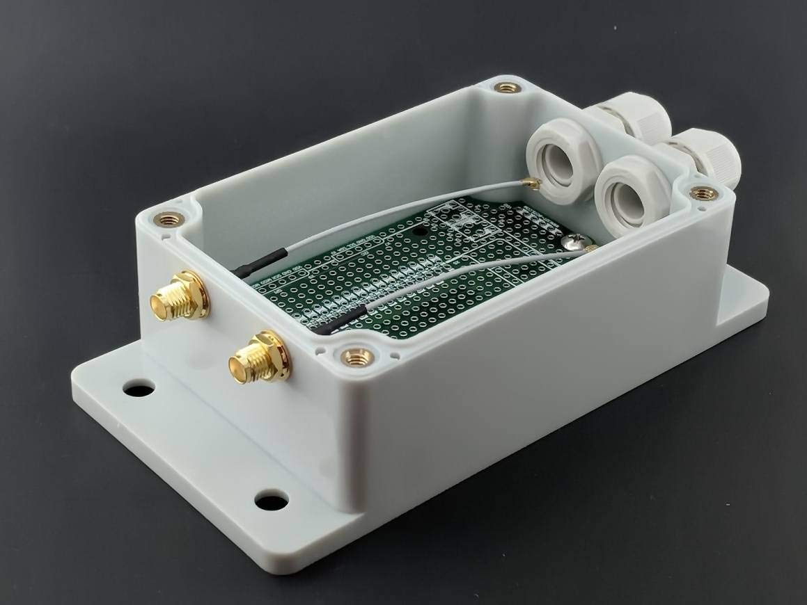 qBox DIY IOT Enclosure Plus Kit (Two SMAs), IOT Enclosure for Arduino MKR Feather ESP32 Cellular LoRa WiFi Board, Waterproof IP65 Enclosure with Glands, prototyping PCB connectors Set and Two SMAs