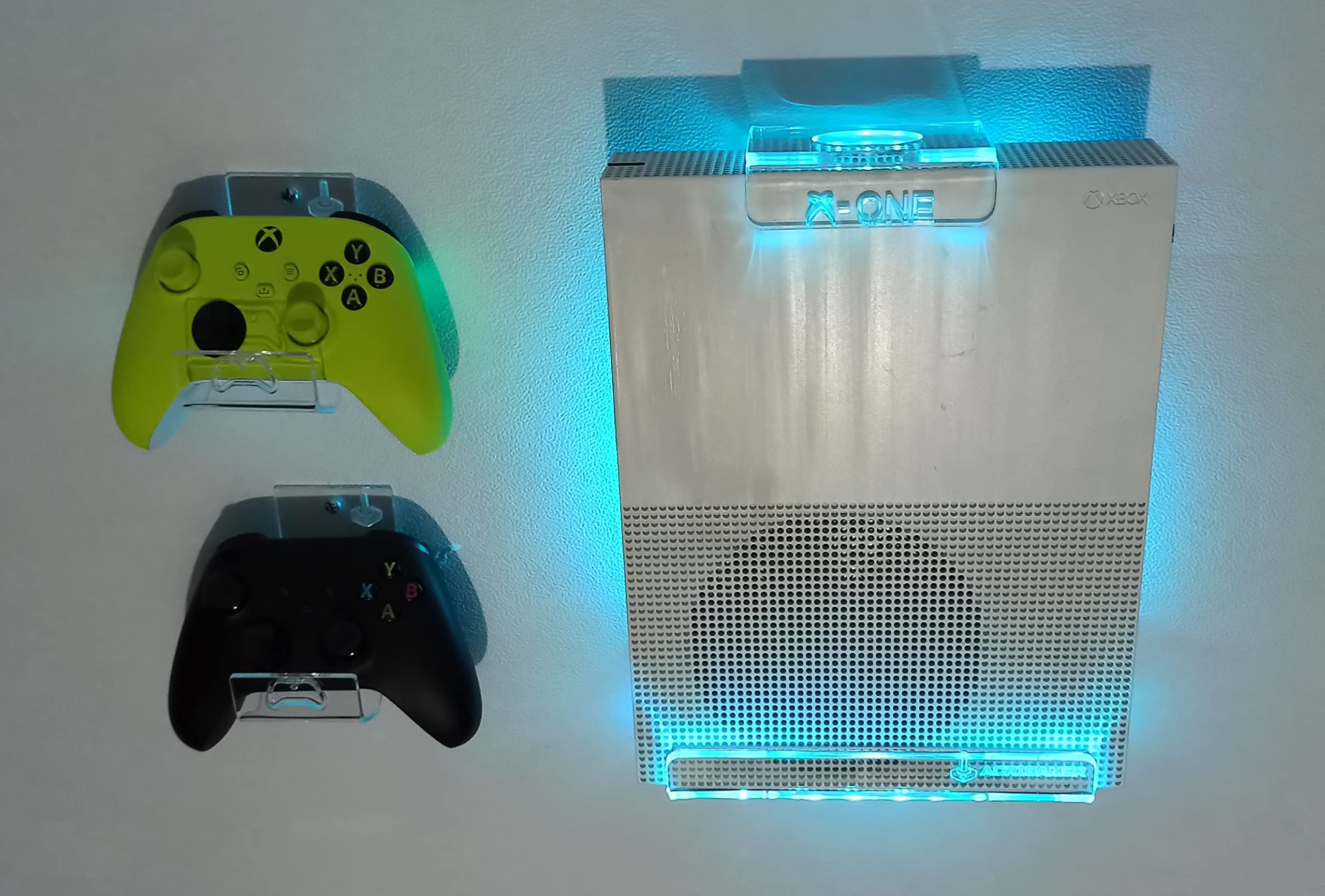 WALL MOUNT FOR XBOX ONE WITH MULTICOLOR LED LIGHTING KIT + 2 CONTROL MOUNT (one FAT (first generation))