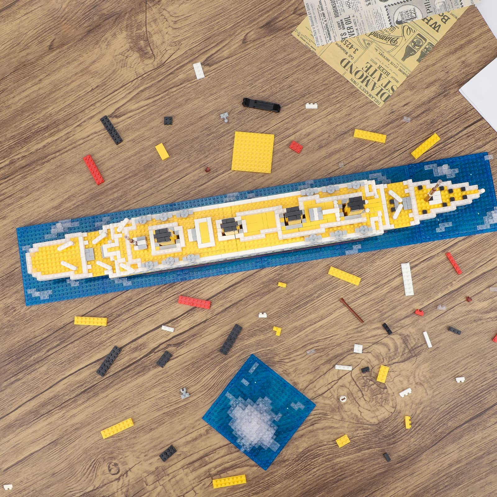NEWABWN Titanic Model Building Block Set, Titanic Gifts, Titanic Toys with 1860 Pieces Micro Mini Blocks, DIY Bricks Toys for Adults and Kids