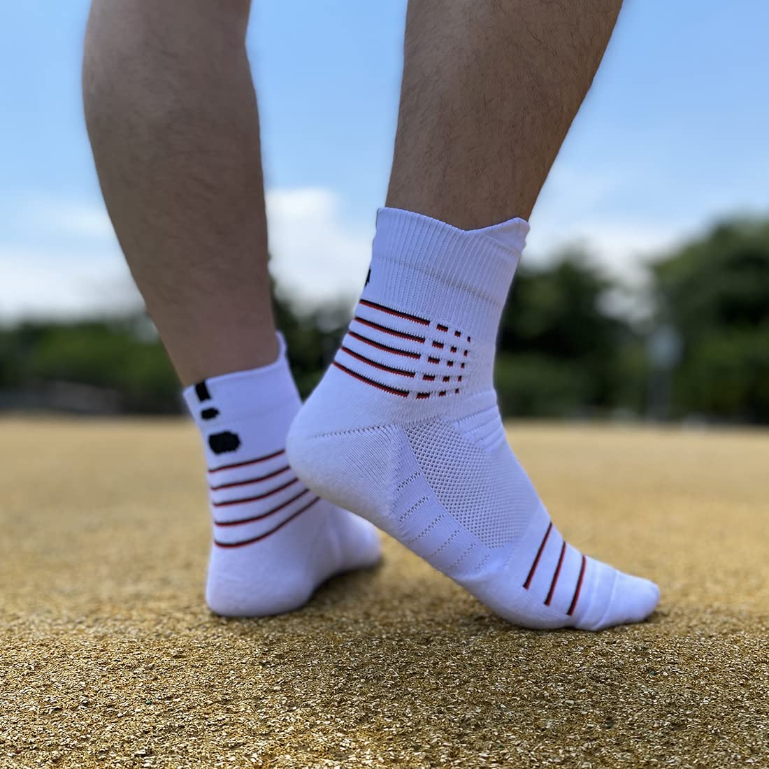 YWSLRC 3 Pairs Mens Athletic Socks Performance Thick Cushioned Basketball Training Compression Quarter Crew Socks
