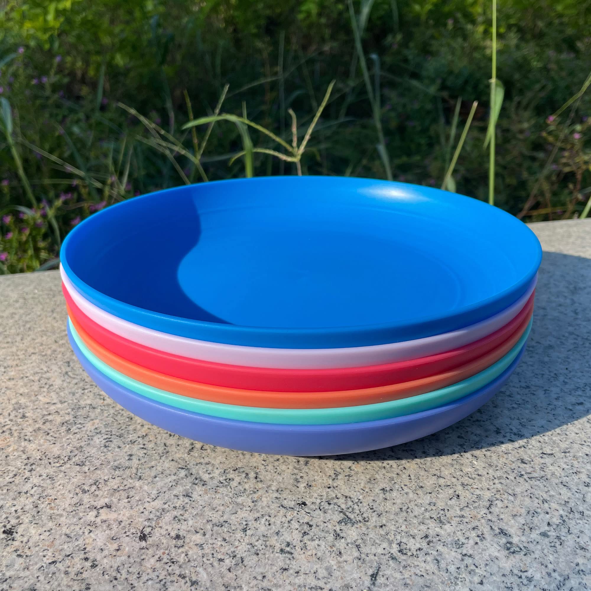 YUYUHUA Kids Plastic Plates Reusable β Unbreakable Everyday Dinner Plates 8 inch set of 6 - BPA Free Dishwasher & Microwave Safe Hard Plates for Kitchen, Party, Camping, Outdoor