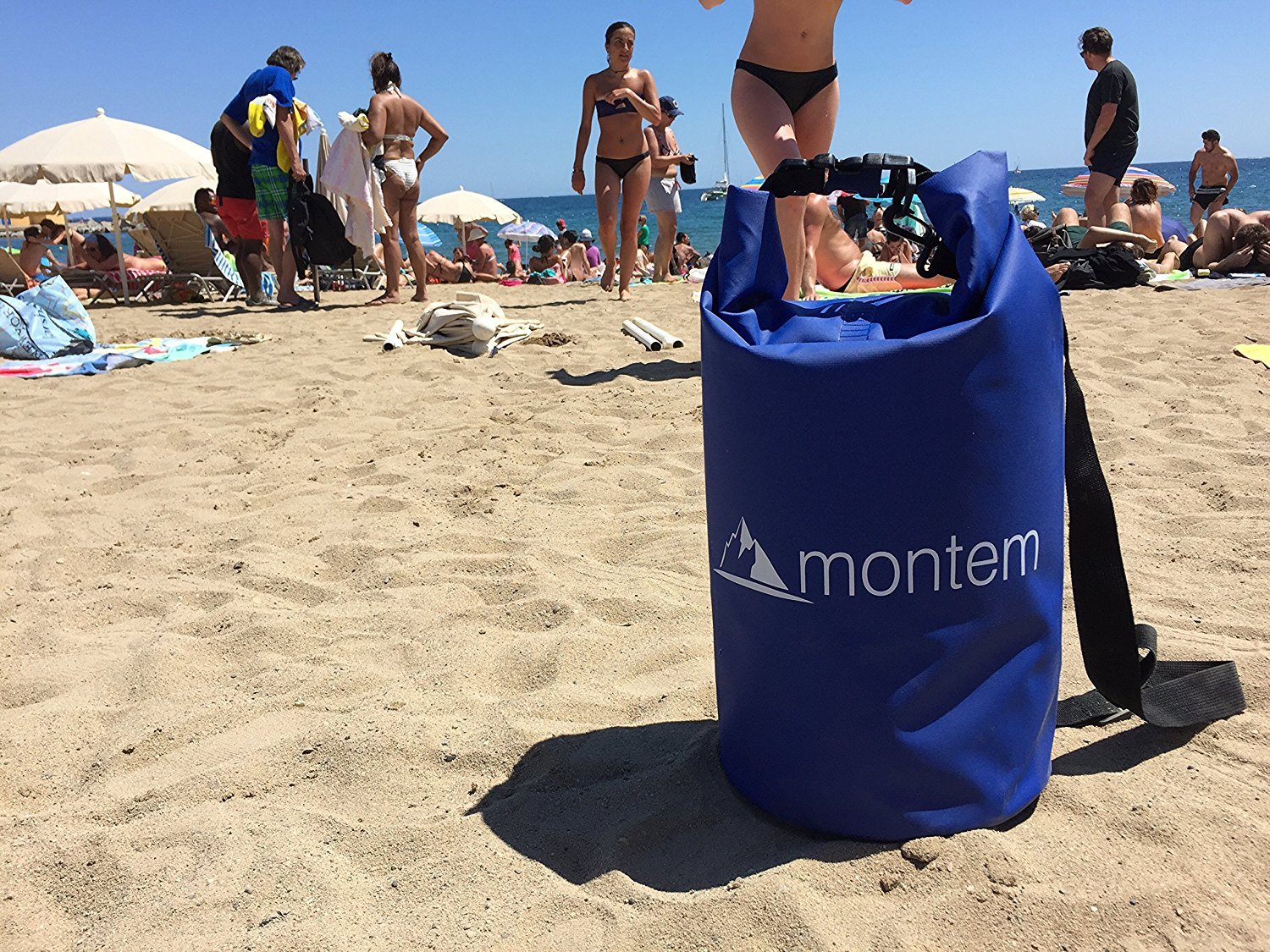 Premium Waterproof Bag/Roll Top Dry Bag - Perfect for Kayaking/Boating/Canoeing/Fishing/Rafting/Swimming/Camping/Snowboarding Crafted by Montem (Blue, 10L)