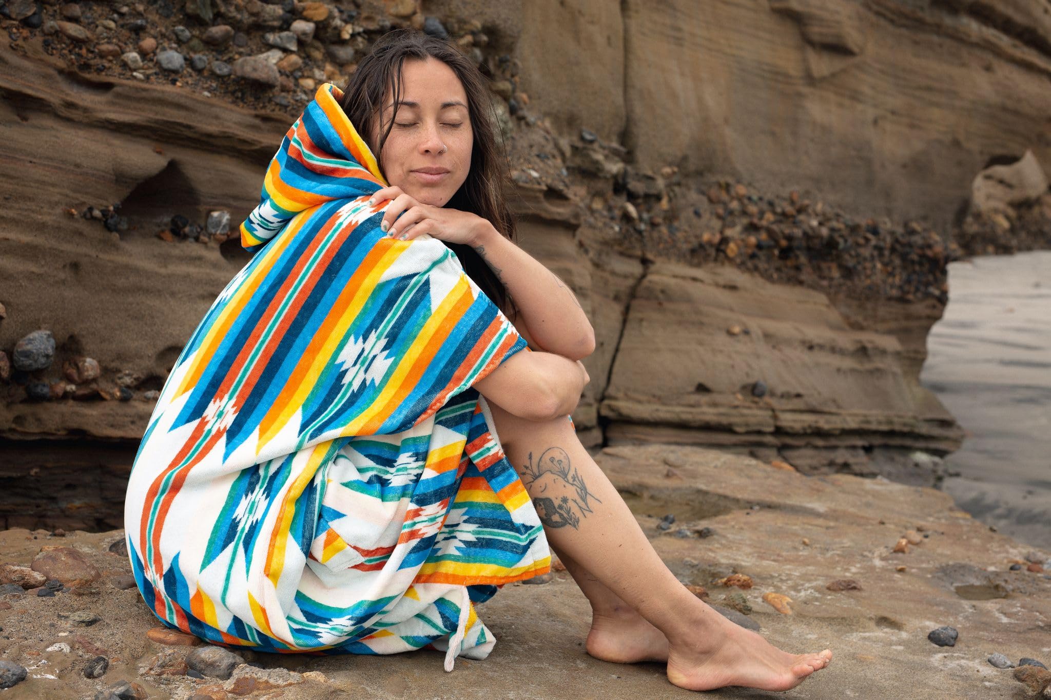 Slowtide Extra-Warm Changing Poncho | Change privately in public with ultra soft & absorbent beach poncho | Includes Internal Access Dual Pockets (S/M, York)