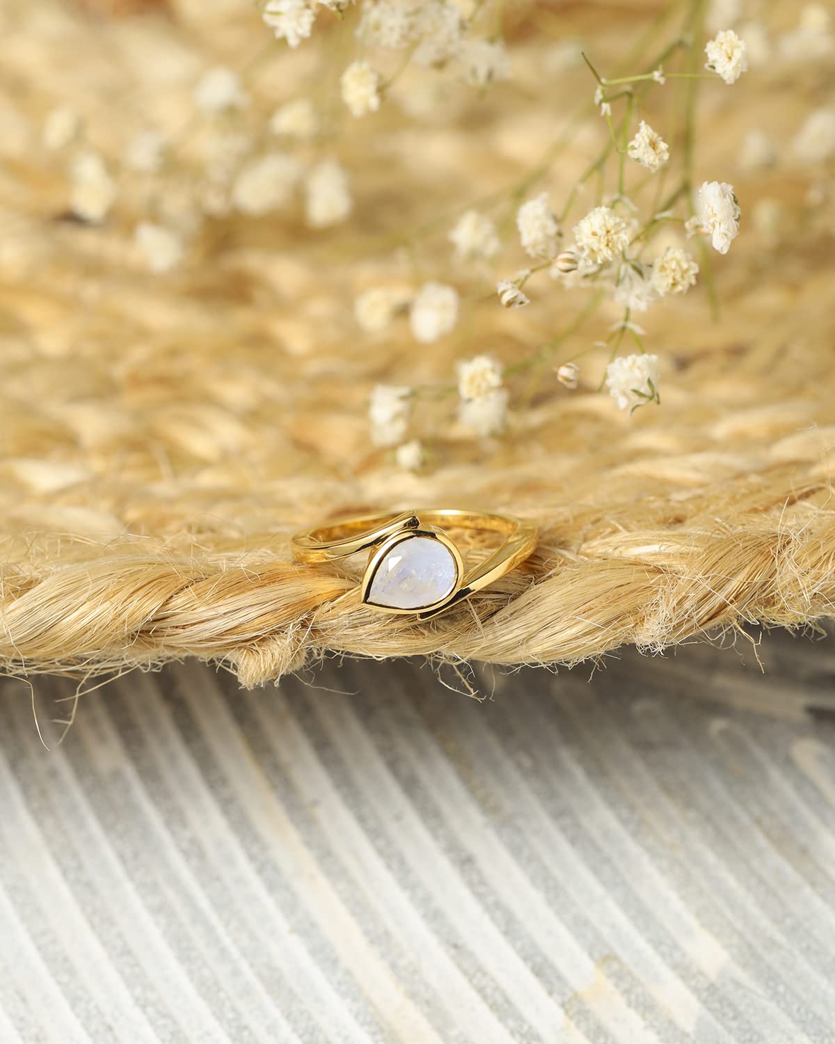 YoTreasure Natural Moonstone Solitaire Ring Gold Over 925 Sterling Silver Delicate Jewelry