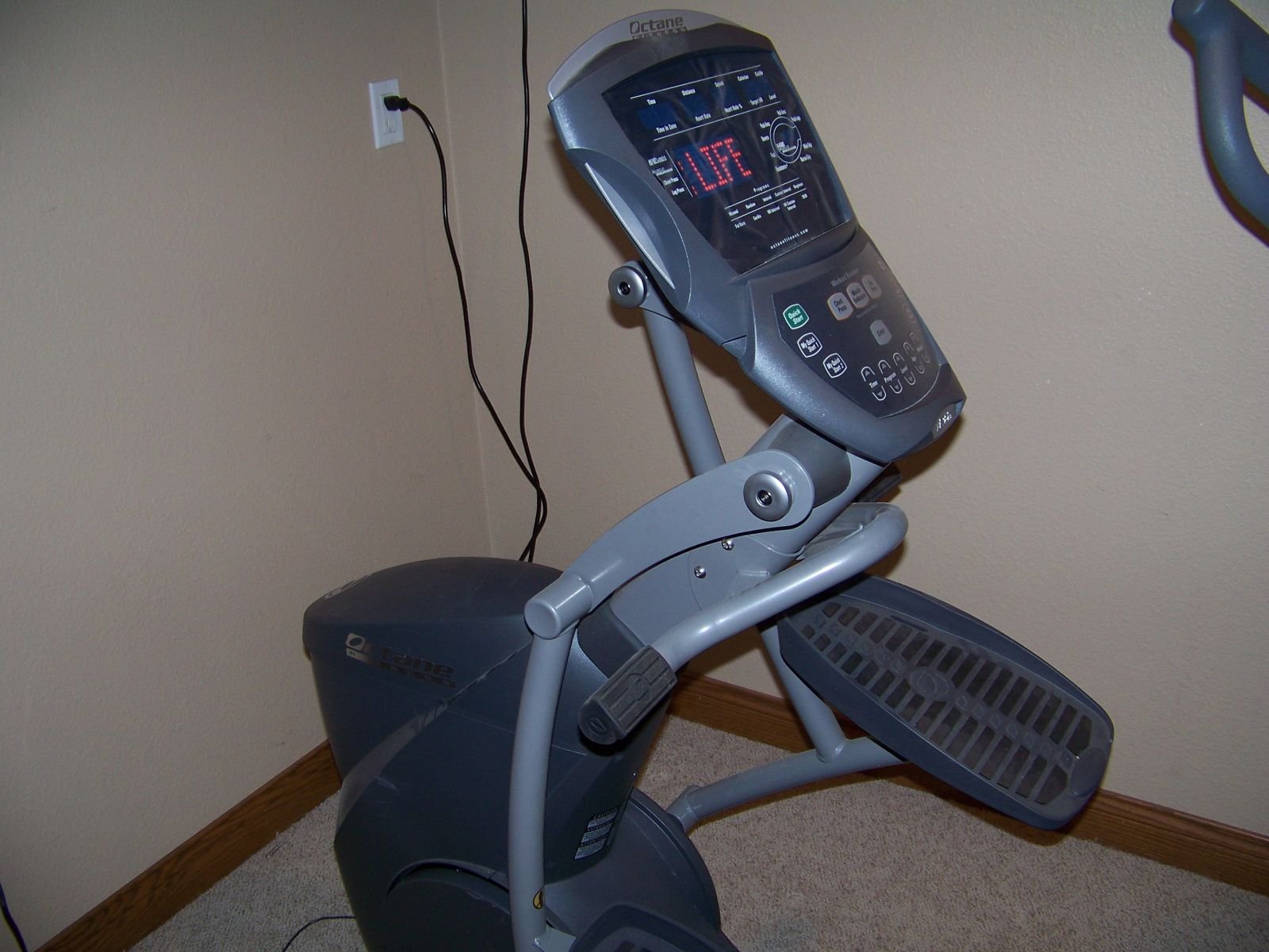 Octane Fitness Xride XR6ce Seated Elliptical Cross Trainer