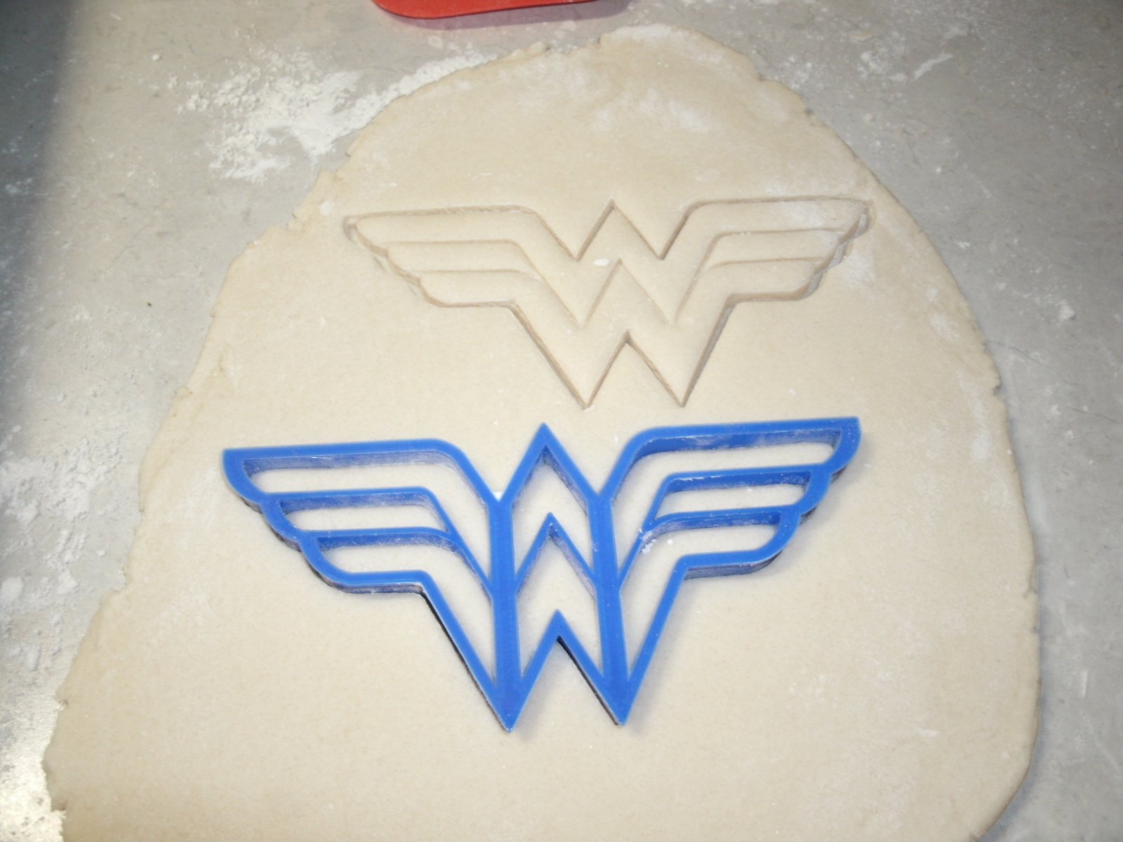 WOMAN SUPERHERO W DETAILED COOKIE CUTTER BAKING TOOL USA PR511