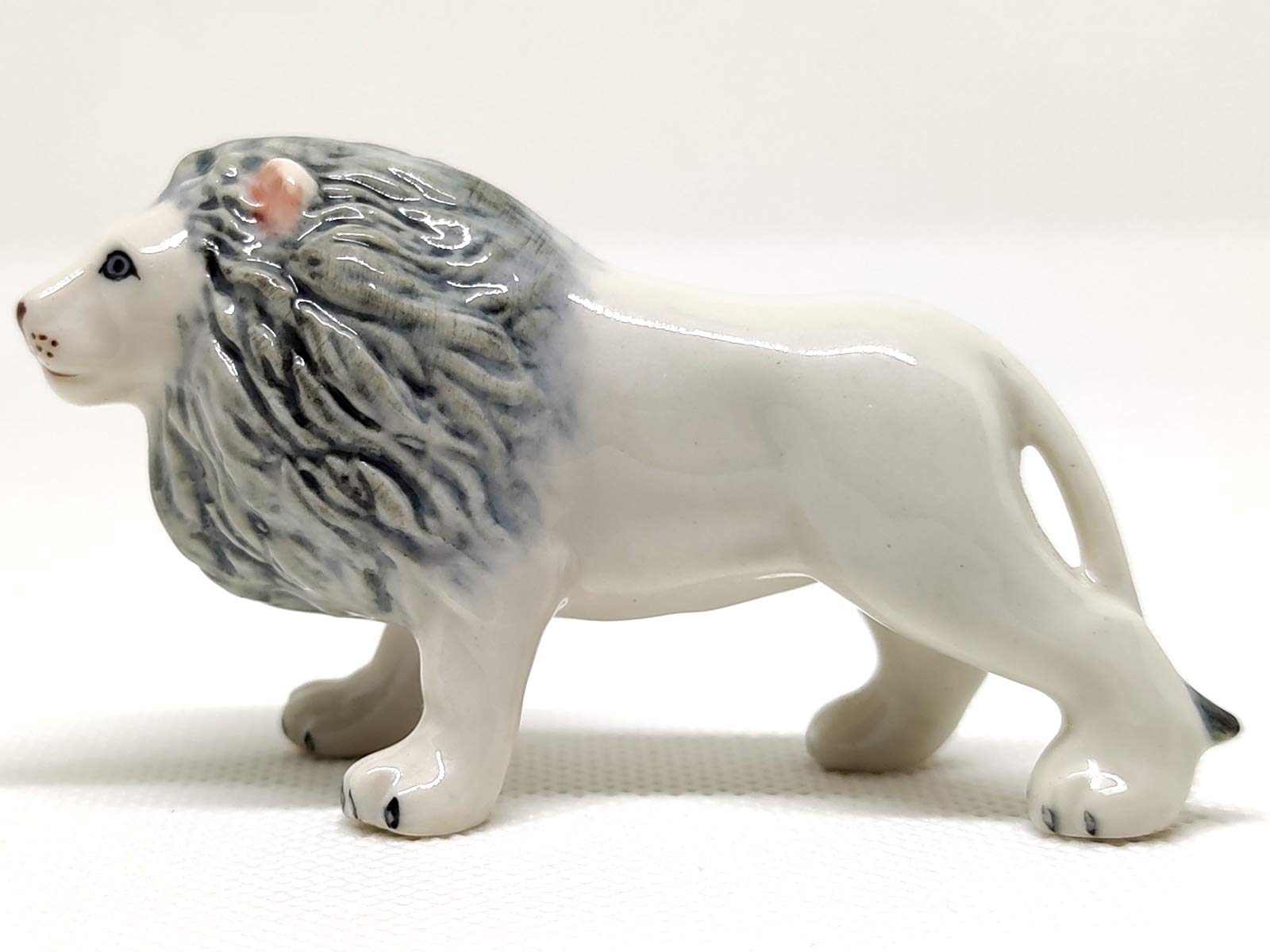 SSJSHOP Lion Dollhouse Miniature Figurines Hand Painted Ceramic Animals Collectible Gift Home Garden Decor, White Stand