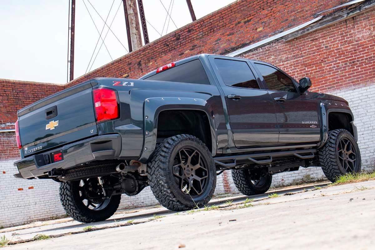 Rough Country 7.5" Lift Kit w/N3 Struts for 2007-2013 Chevy/GMC 1500 4WD - 26431