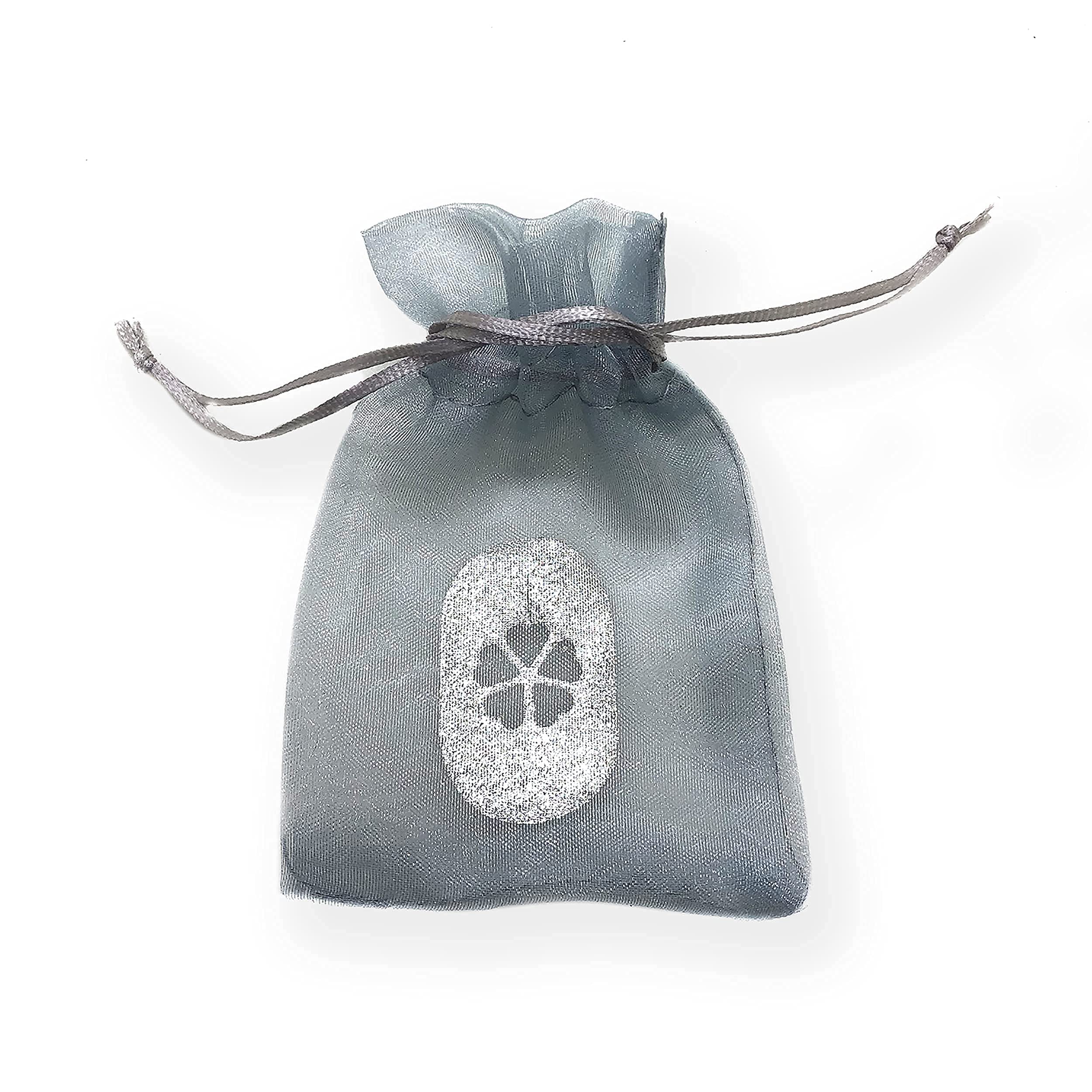 TAMI Real Daisy Necklace in Sterling Silver Heart Shape, 18" Figaro Chain, Floral Jewelry