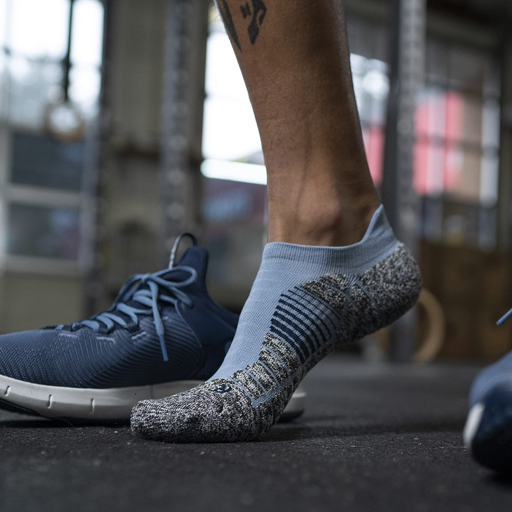 Under Armour Adult Elevated+ Performance No Show Tab Socks, 3-Pairs, Concrete Assorted, Large