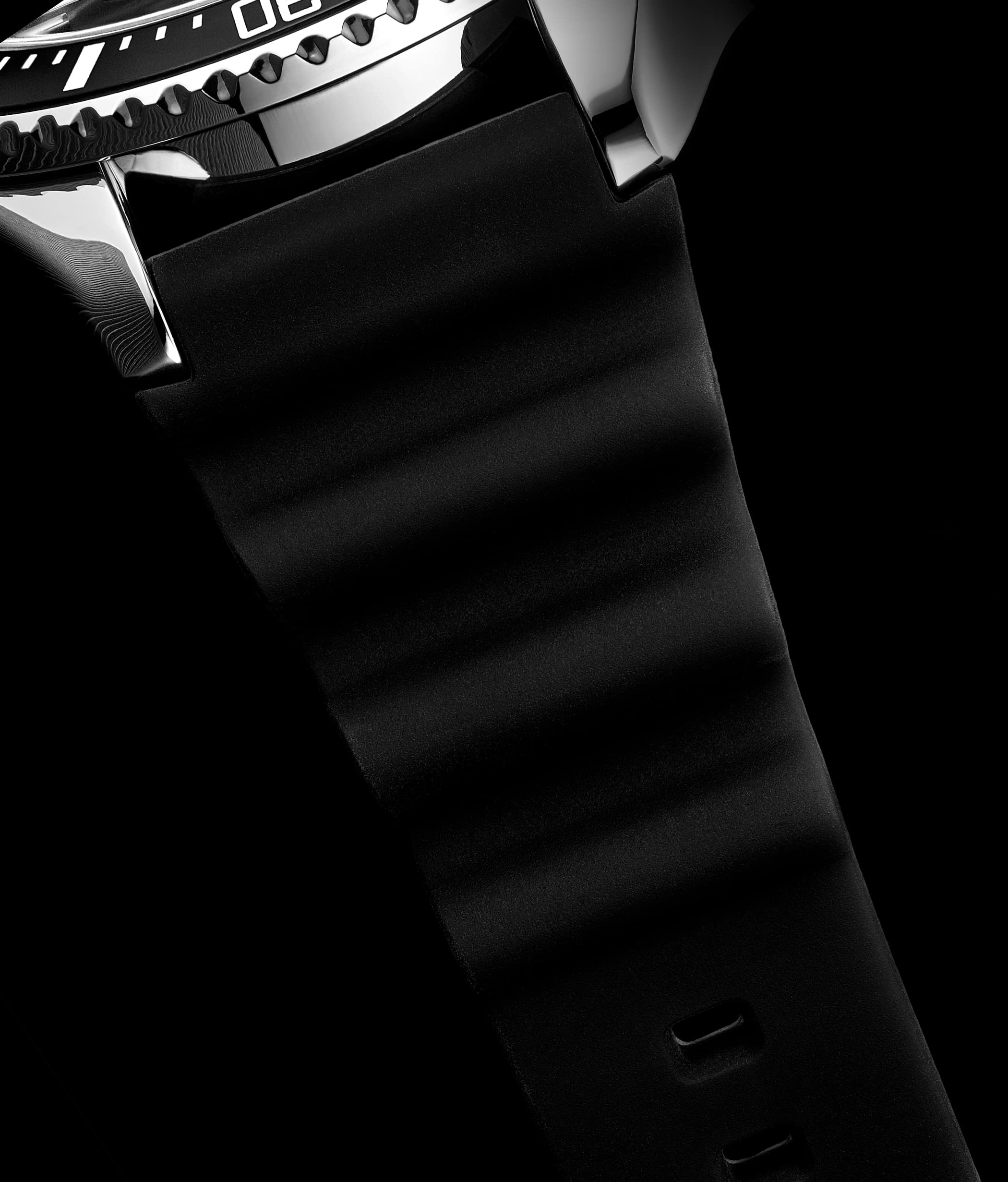Stuhrling Original Men's Watch Dive Watch Silver 42 MM Case with Screw Down Crown Rubber Strap Water Resistant to 330 FT (Black)