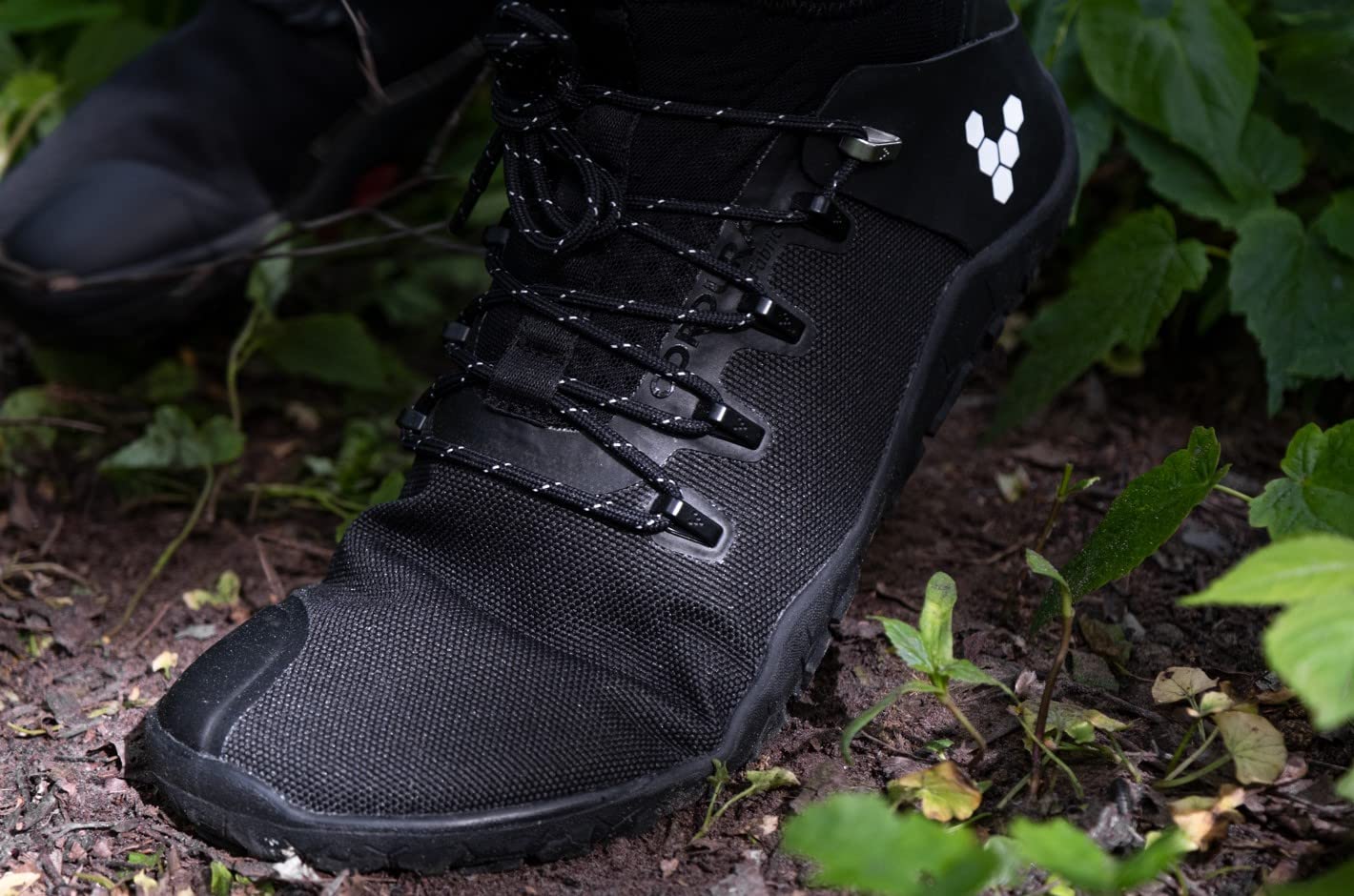 Vivobarefoot Magna Trail II FG, Mens Vegan Hiking Trainers with Barefoot Sole Obsidian