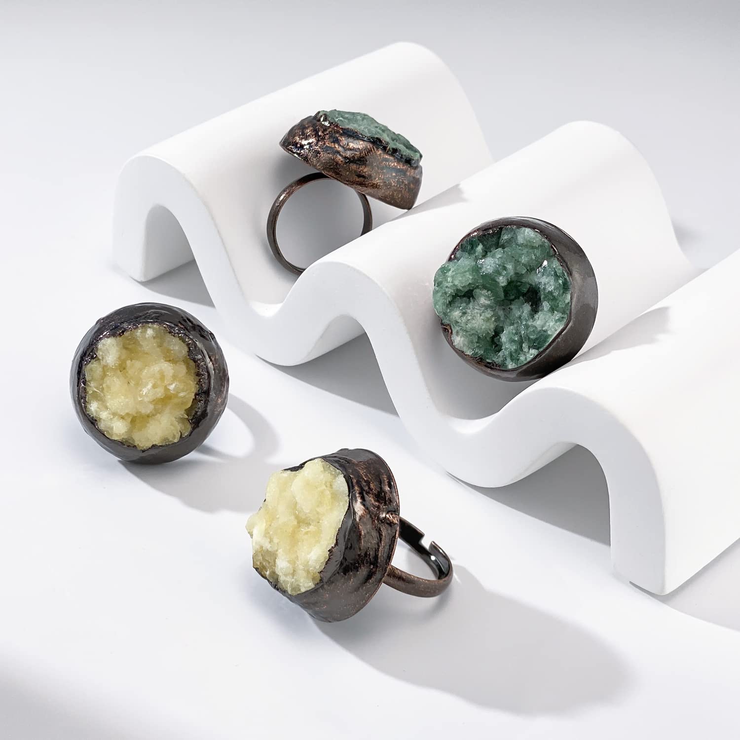 VIENNOIS Natural Green Quartz Healing Crystal Stone Adjustable Open Ring Gemstone Ring Handmade Jewelry
