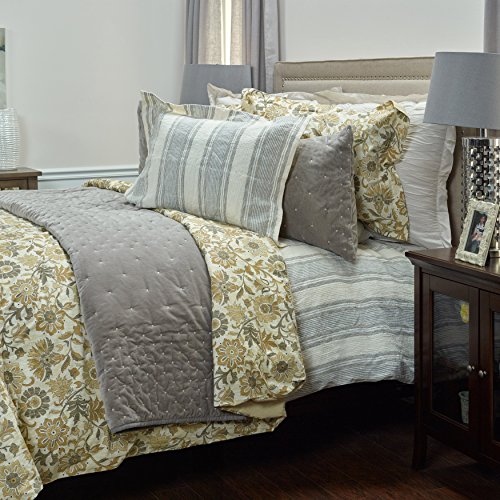 Rizzy Home | BC4222 | Polyester Comforter | 98"x98" Tan Floral
