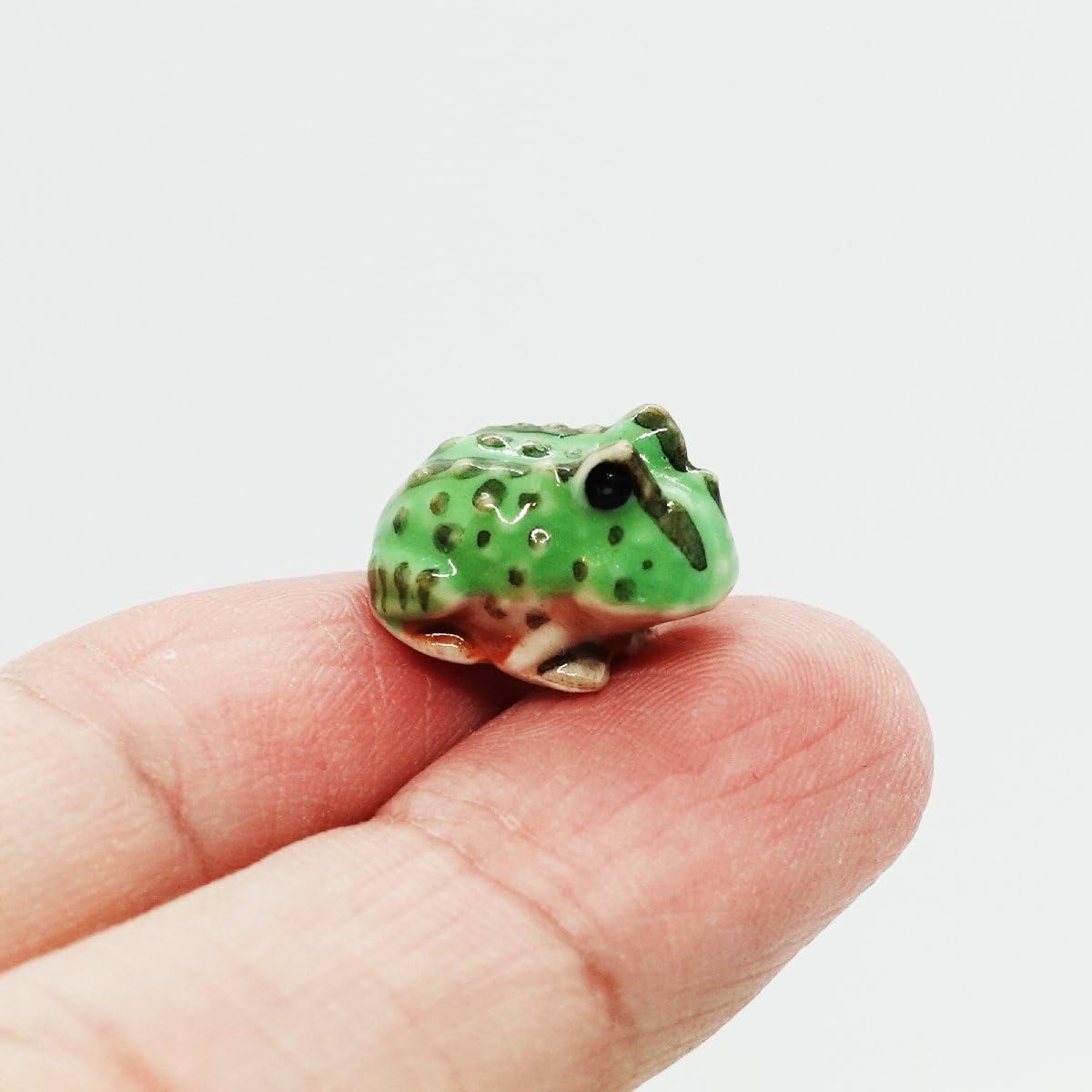 SSJSHOP Frog Micro Tiny Dollhouse Figurines Ceramic Hand Painted Animals Collectible Small Gift Home Garden Decor (Cubby Frog)