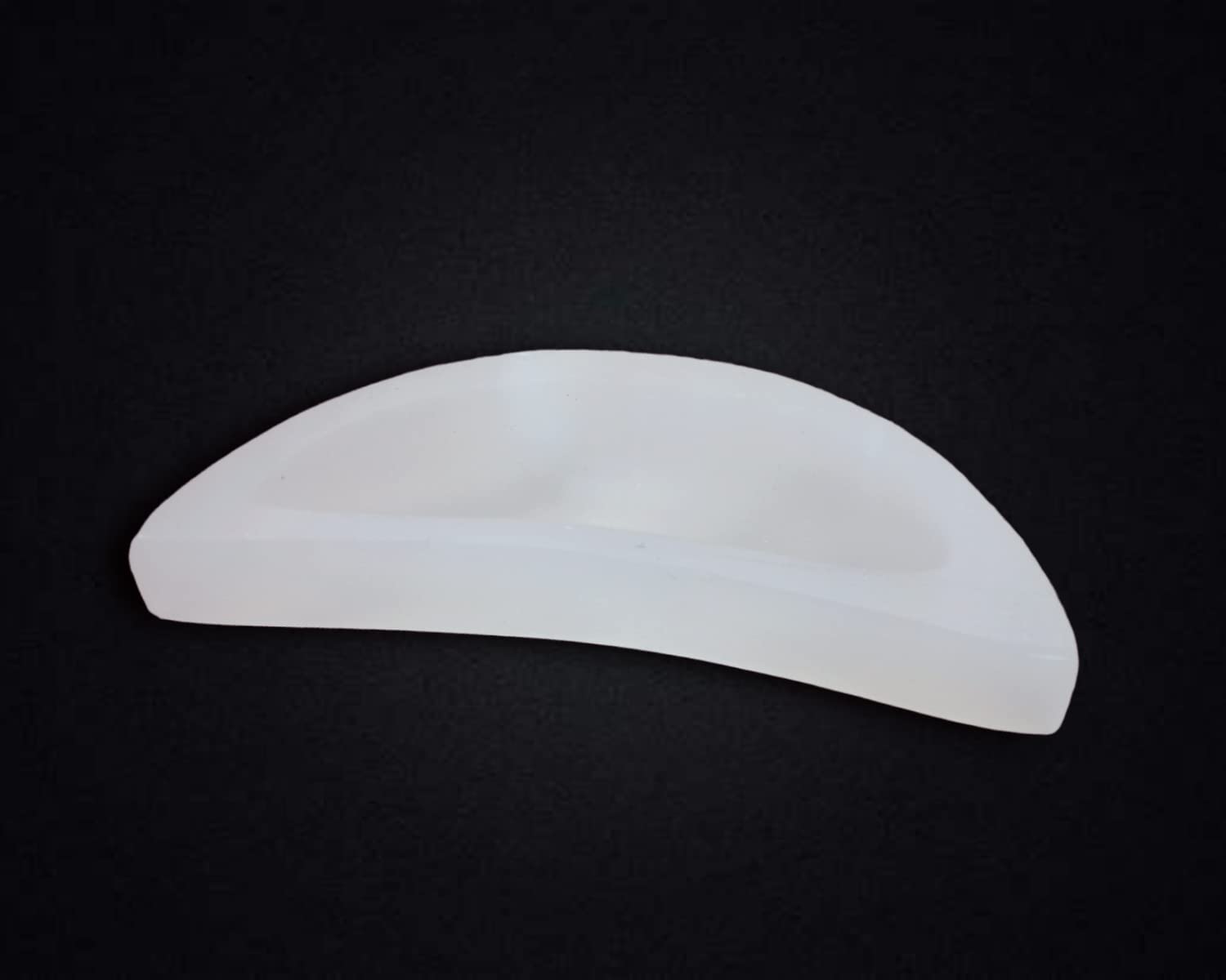 XMHOME Selenite Stones Bowl Crystal Charging Plate Leaf Shaped Small Unique Decorative Dish 1 Pcs