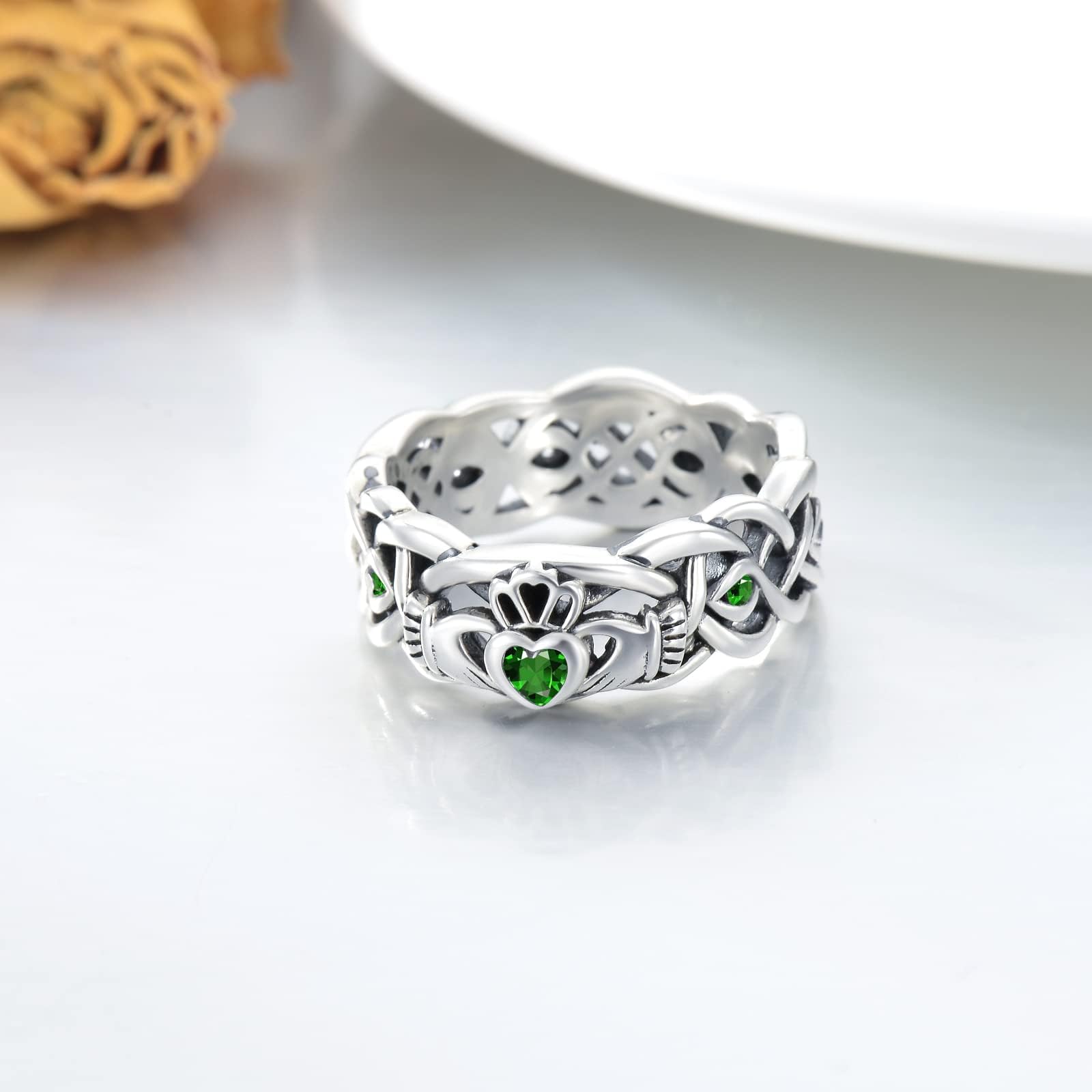 Seiyang Claddagh Ring for Women Sterling Silver Claddagh Birthstone Ring Irish band (Emerald, 7)