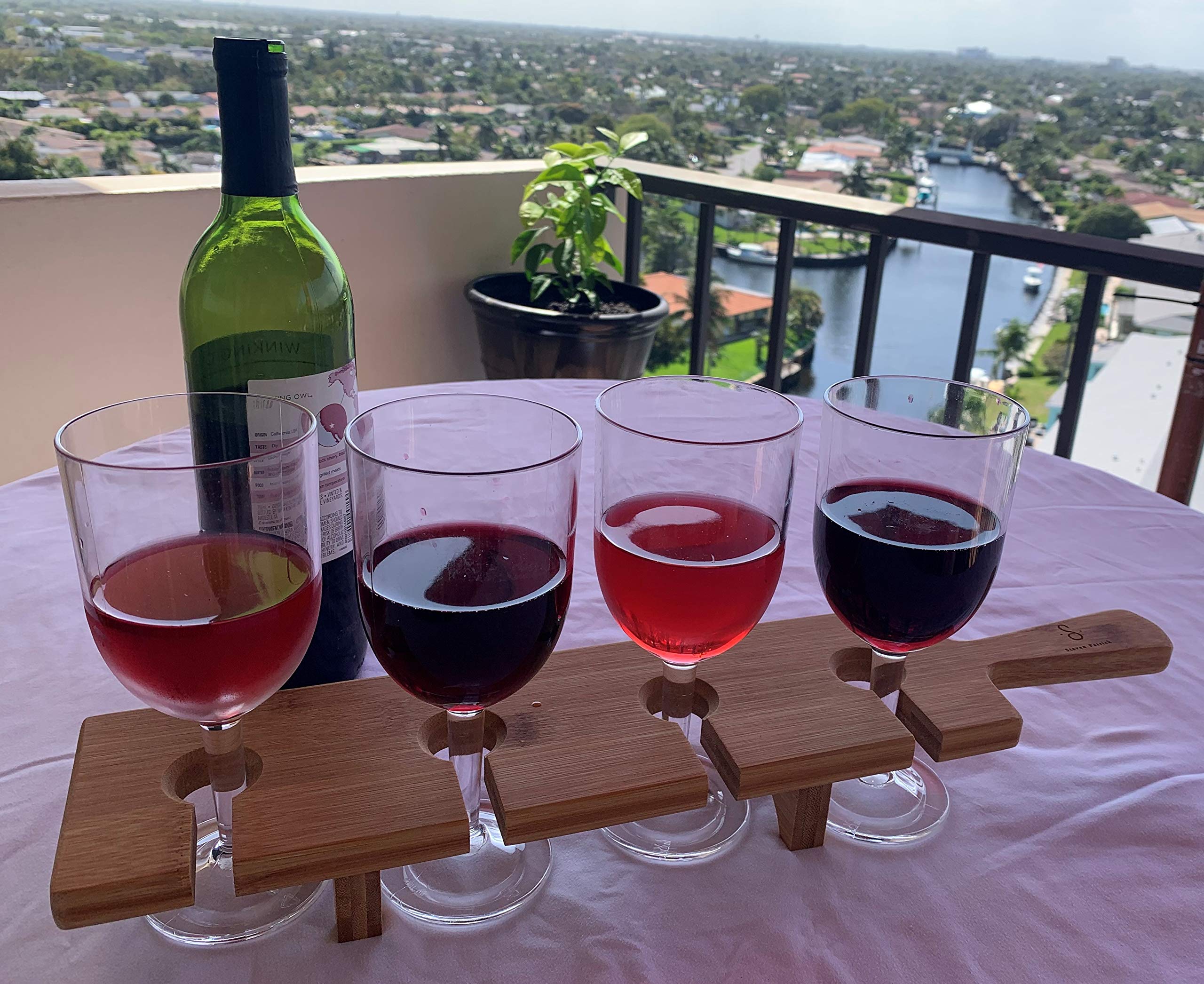 Steven Patrick Wine Tasting Kit – 4 Acrylic Wine Glasses and Wooden Serving Paddle – this Wine Flight Tasting Set is ideal for a Wine Party or Paddle Board Wine Tasting