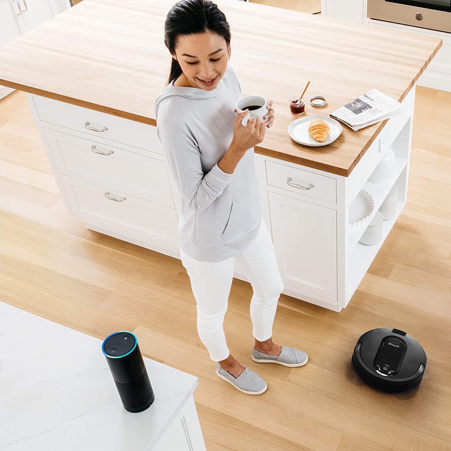 Shark IQ Robot RV1000 App-Controlled Robot Vacuum with WiFi and Home Mapping, Pet Hair Strong Suction with Alexa (Renewed)